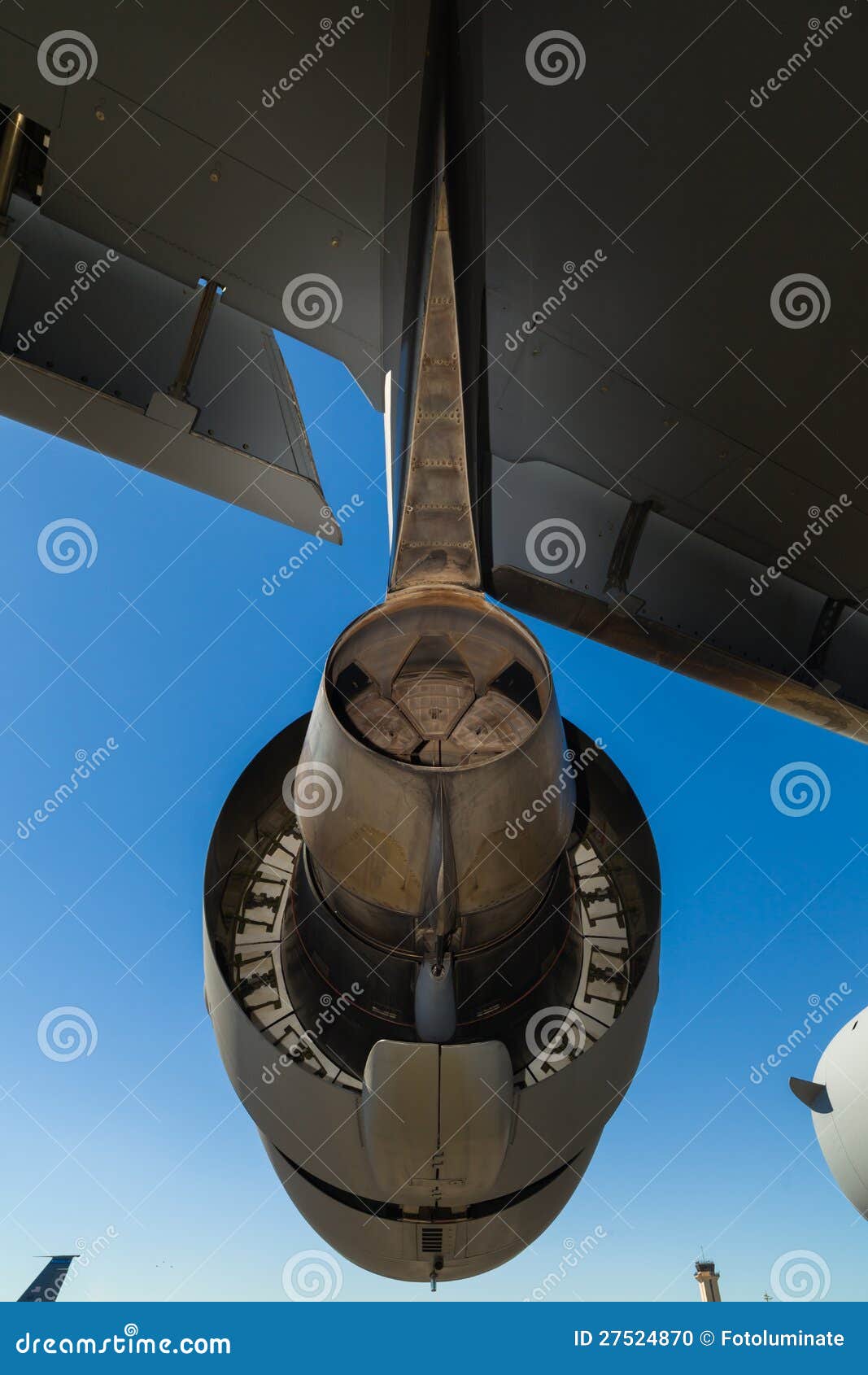 American C-17 Globemaster Jet Engine Stock Photo - Image of fuselage ...