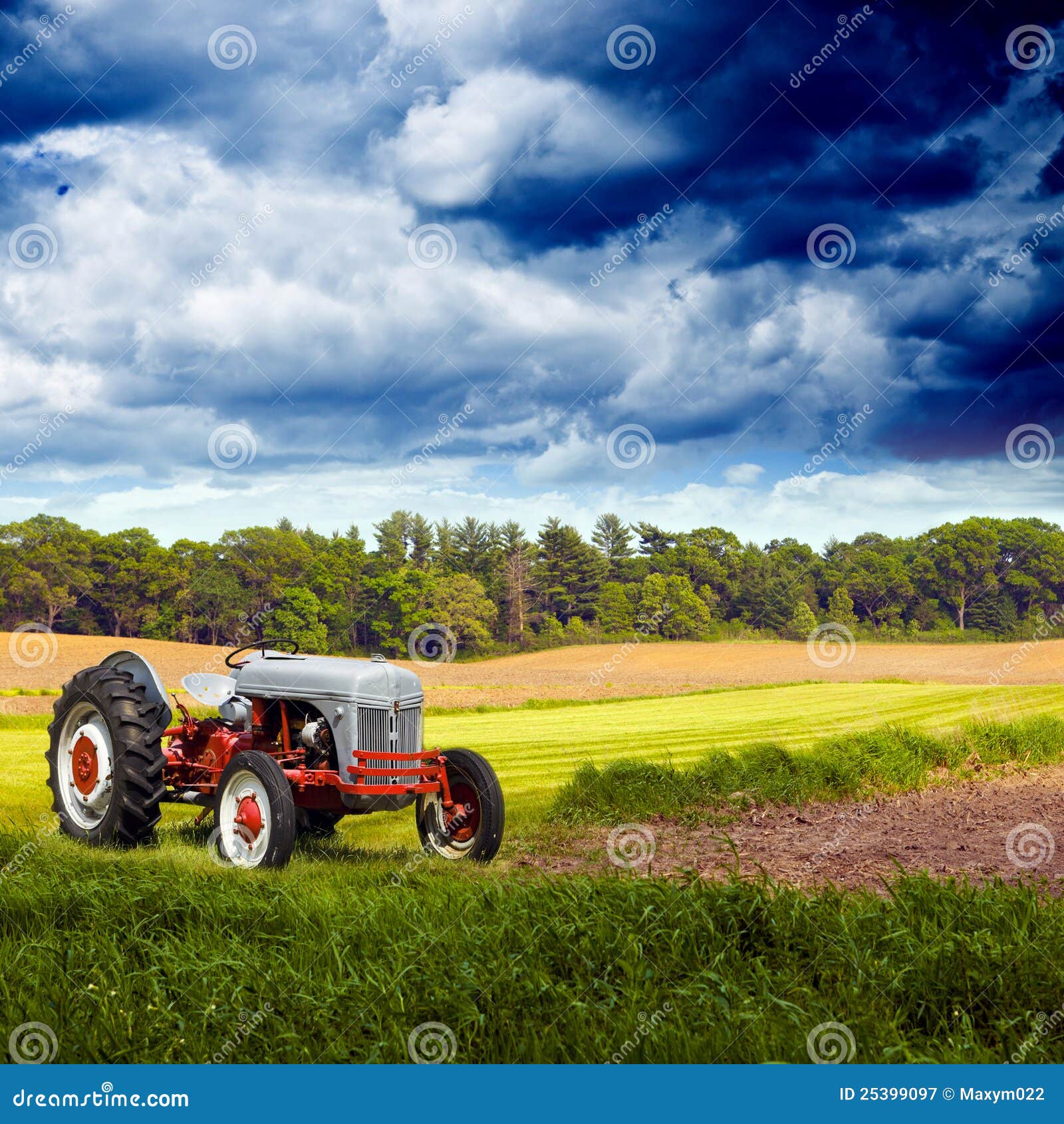 American Countryside stock image. Image of farm, clouds - 25399097