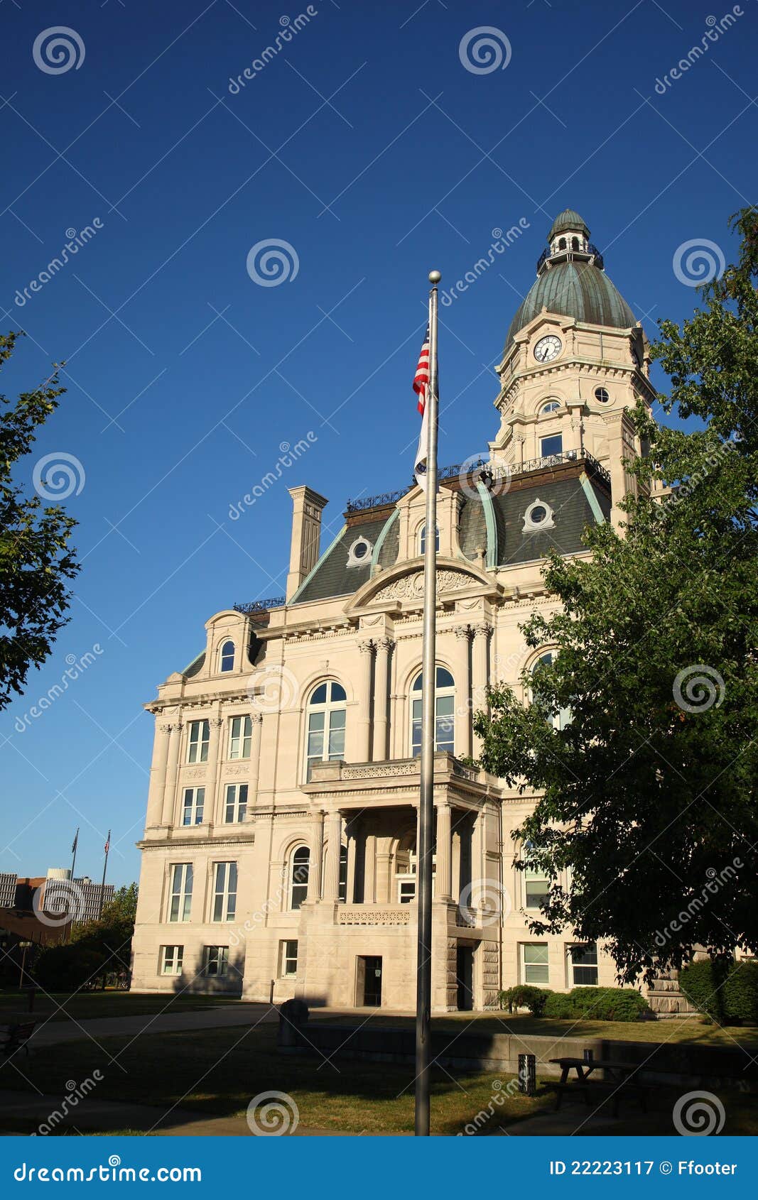 American Courthouse and Flag Stock Image - Image of flag, democracy ...