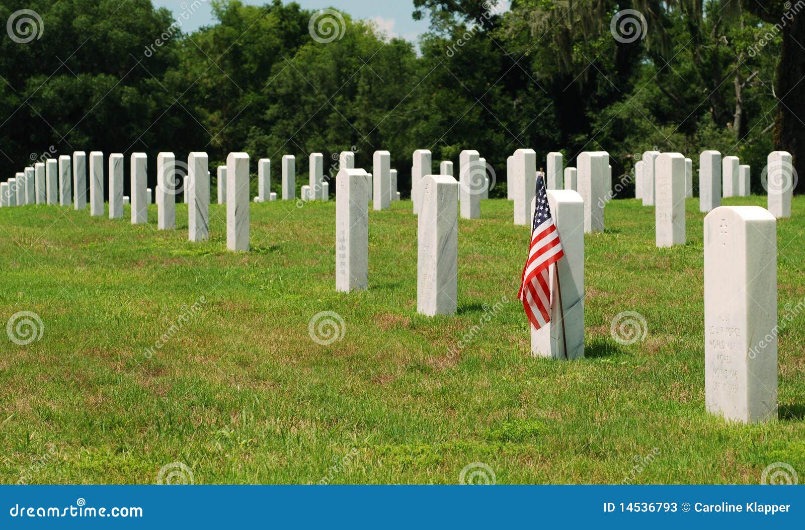 American Flag on Military Grave Stock Image - Image of fighters, graves ...