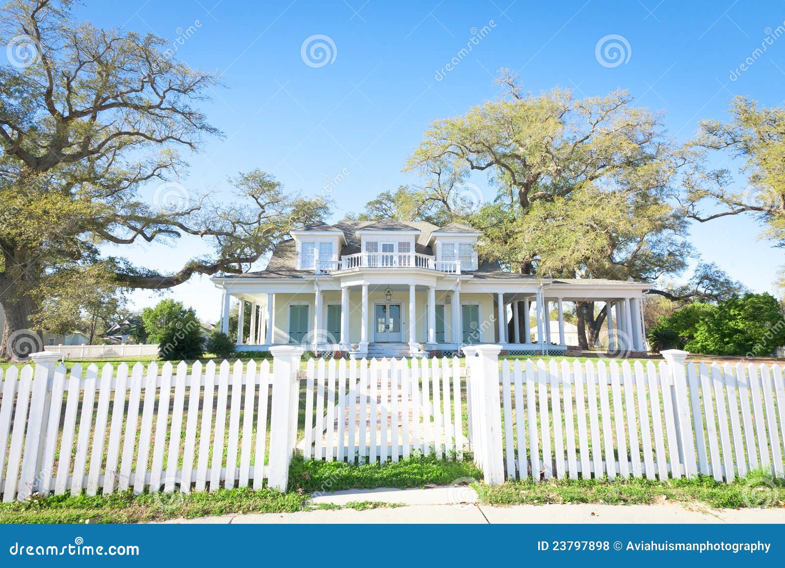 American Home: Southern-Style Mansion Stock Photo - Image of classical ...