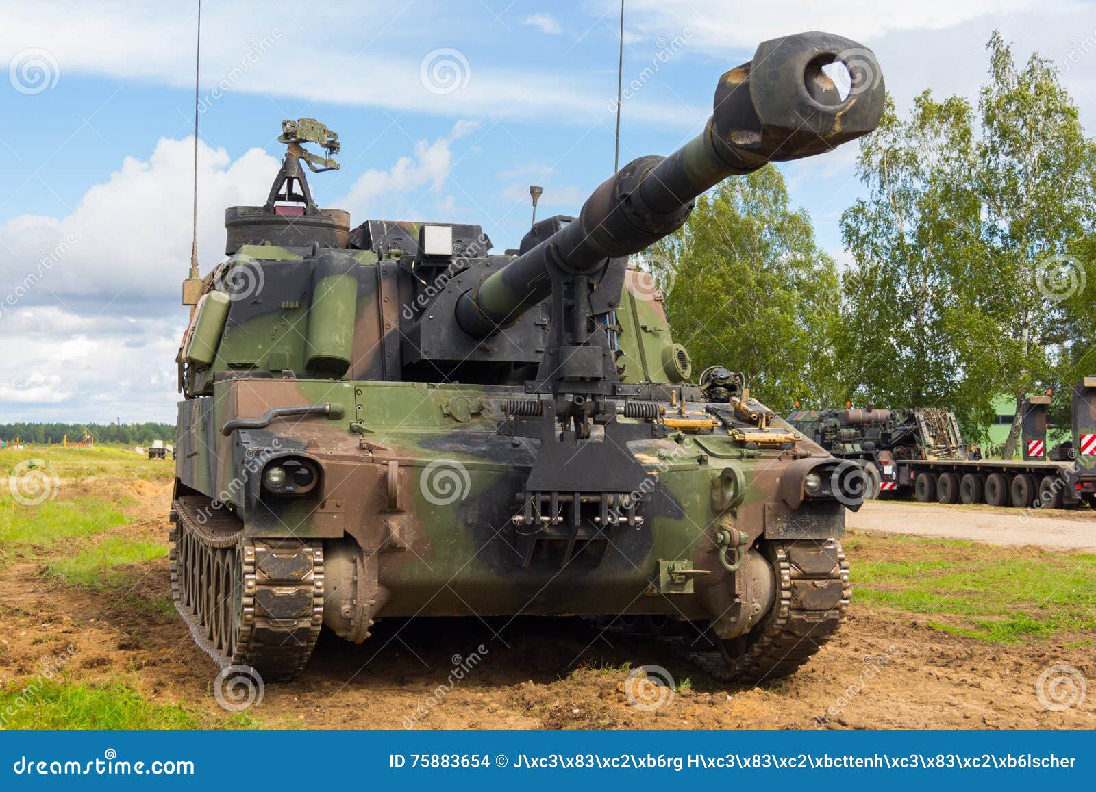 American Howitzer Stands on a Battlefield Stock Photo - Image of ...