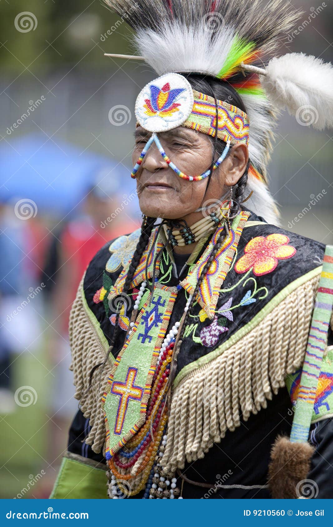 American Indian at UCLA Pow Wow Editorial Image - Image of dancers ...