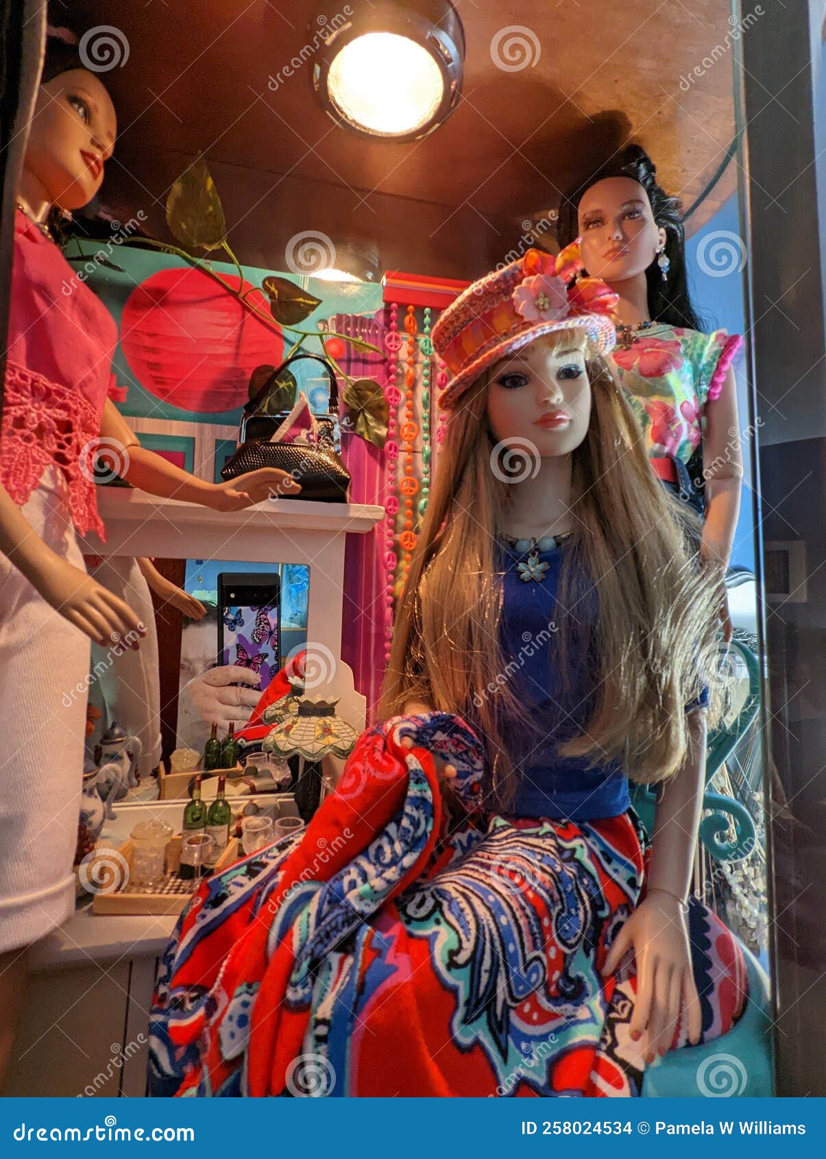 American Model Dolls Curio Gathering Editorial Stock Image - Image of ...