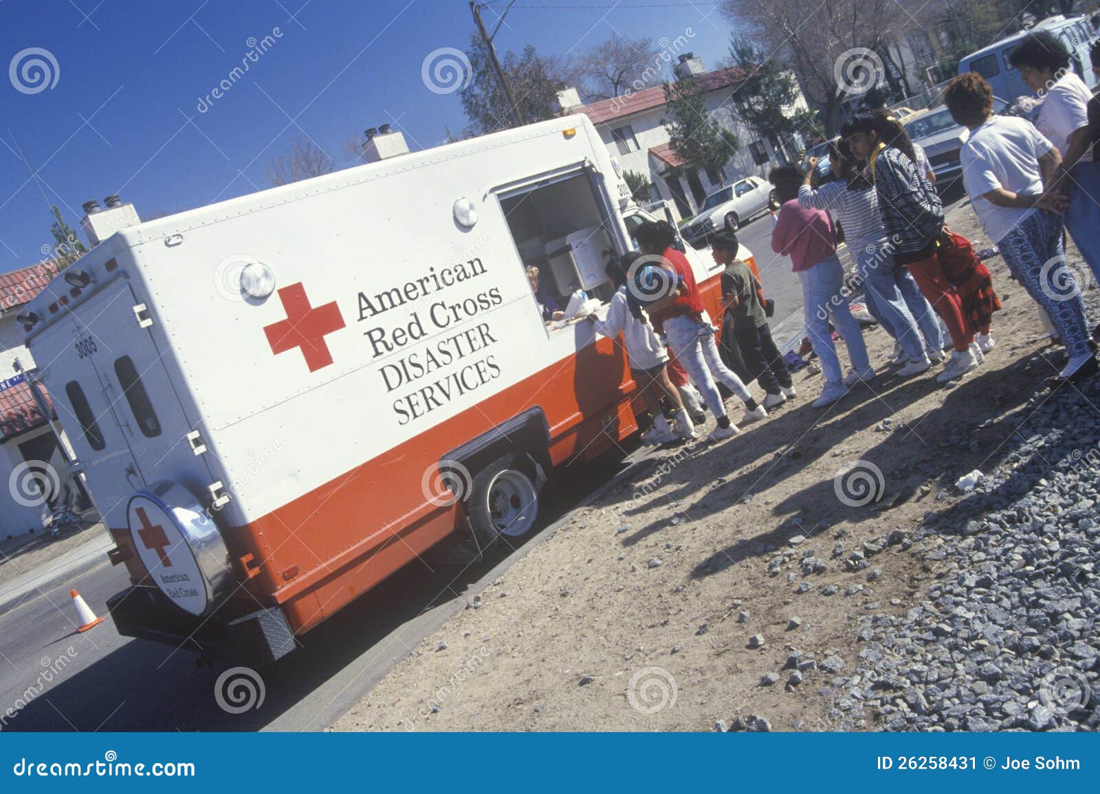 American Red Cross Disaster Service Vehicle Editorial Photo - Image of ...