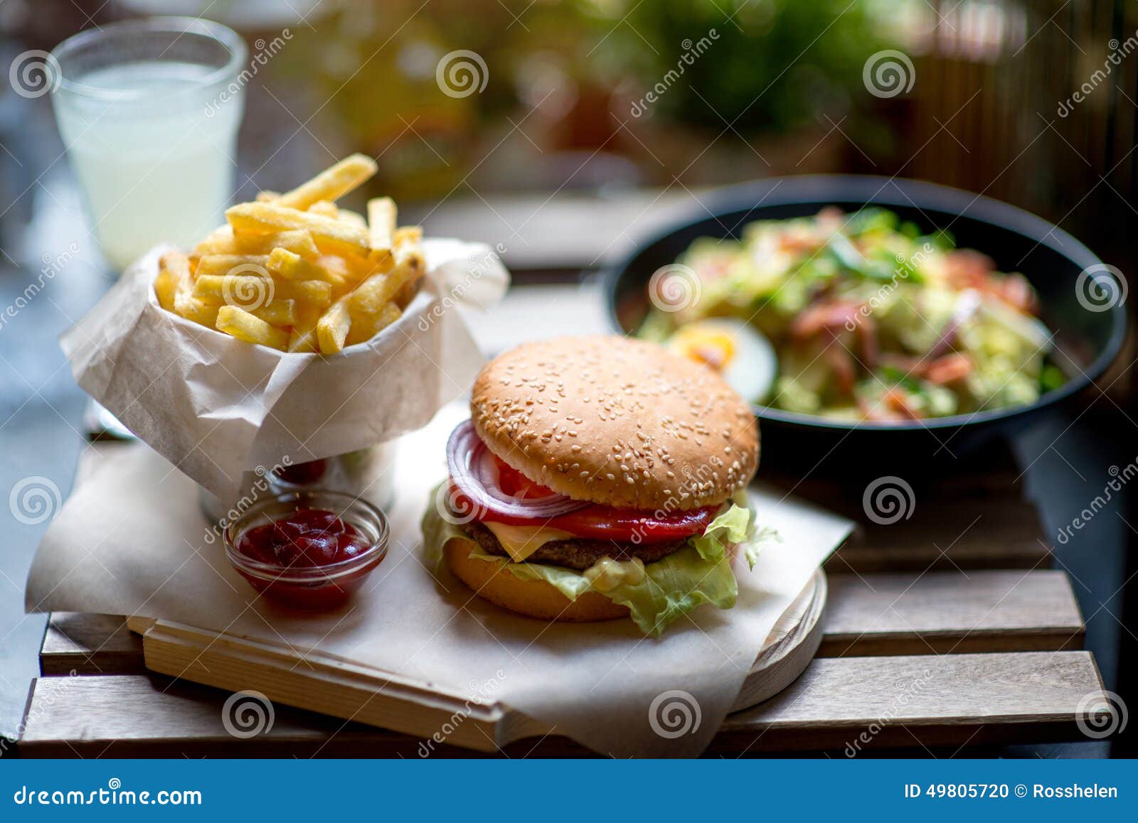 Amerikaanse lunch stock foto. Image of voedsel, gediend - 49805720