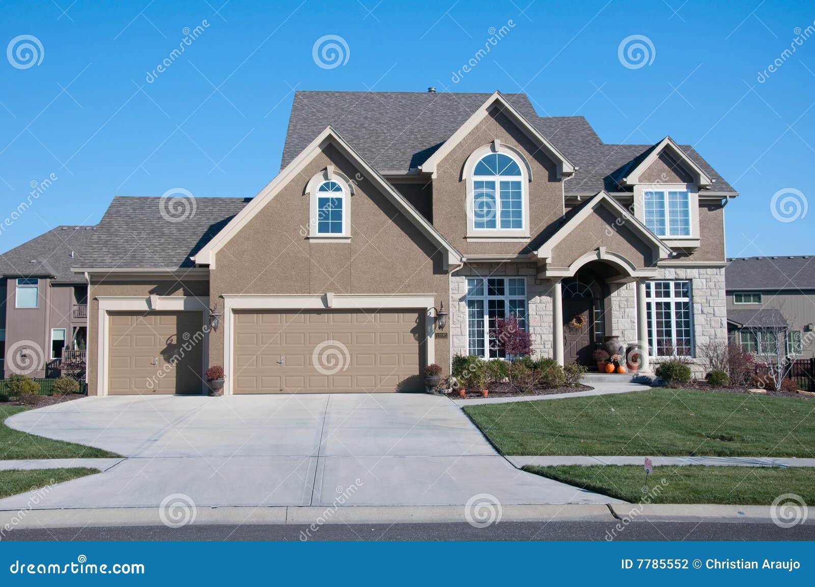 Amerikanskt hus arkivfoto. Bild av bostads, arkitektur - 7785552