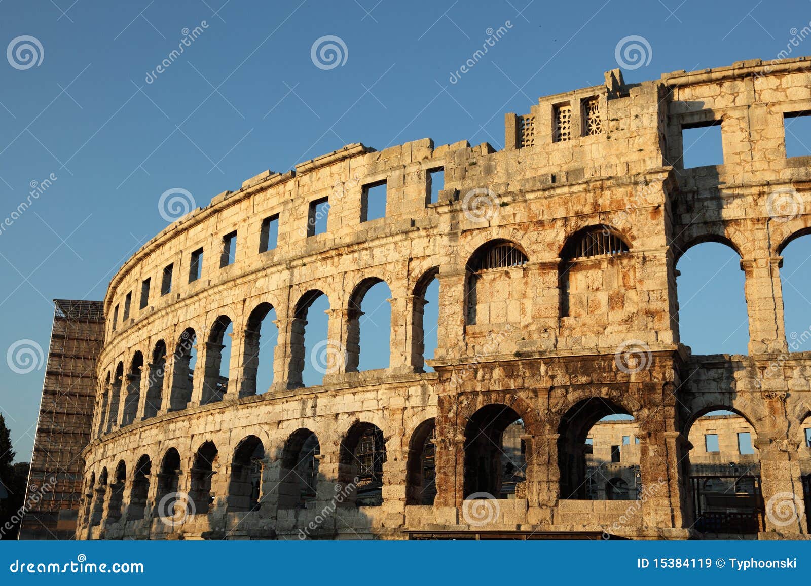 Amfiteatru Croatia pula obraz stock. Obraz złożonej z rzymski - 15384119