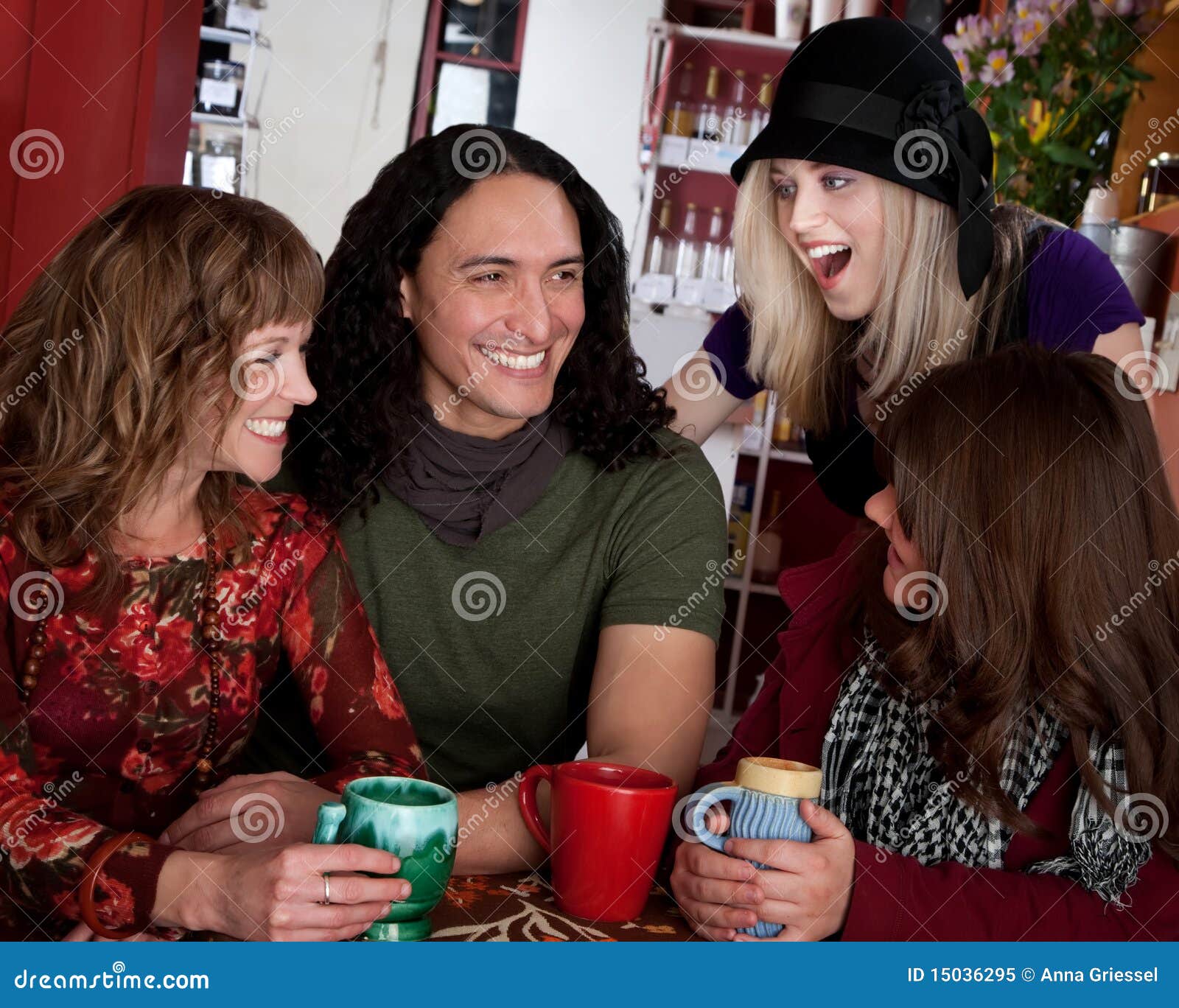 Amici insieme immagine stock. Immagine di americano, fricchettone ...