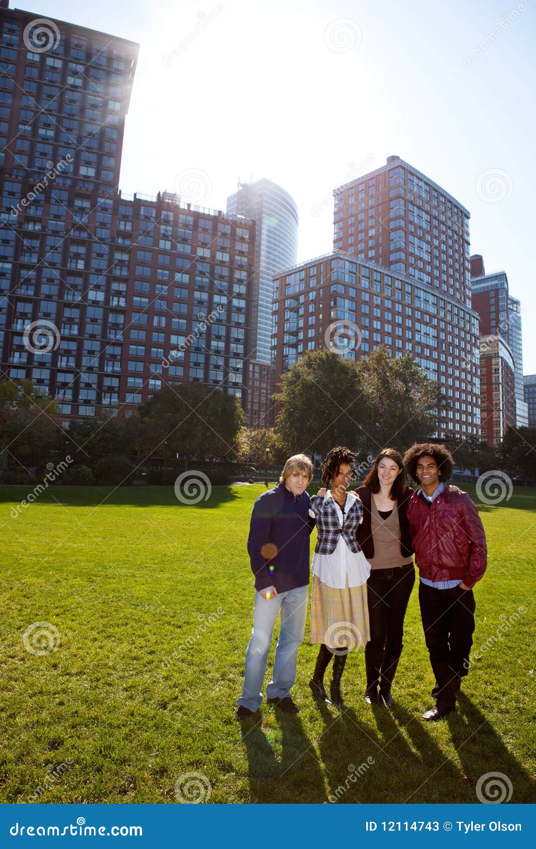 Amigos del parque imagen de archivo. Imagen de africano - 12114743