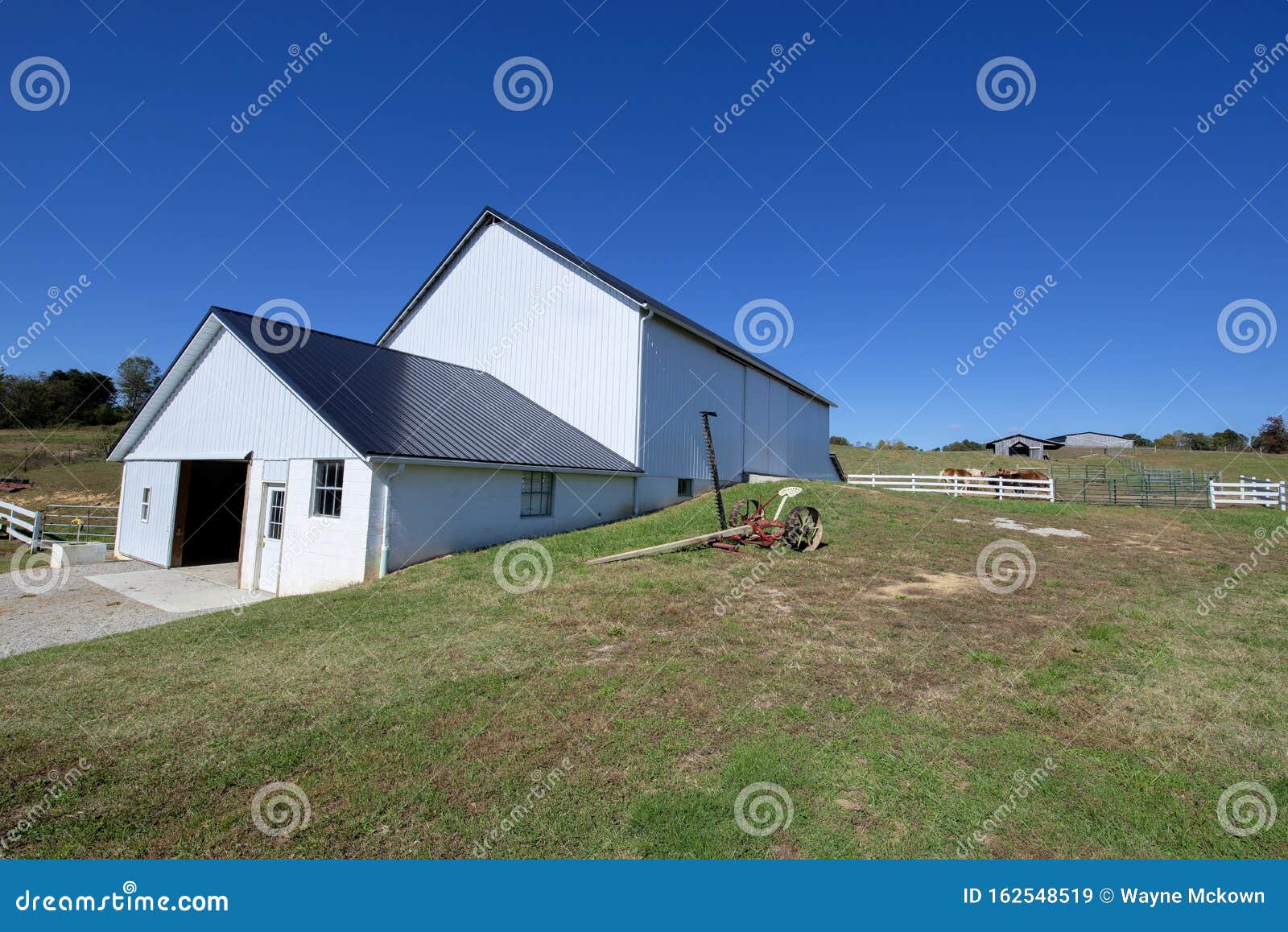 Amish white metal barn stock image. Image of fields - 162548519