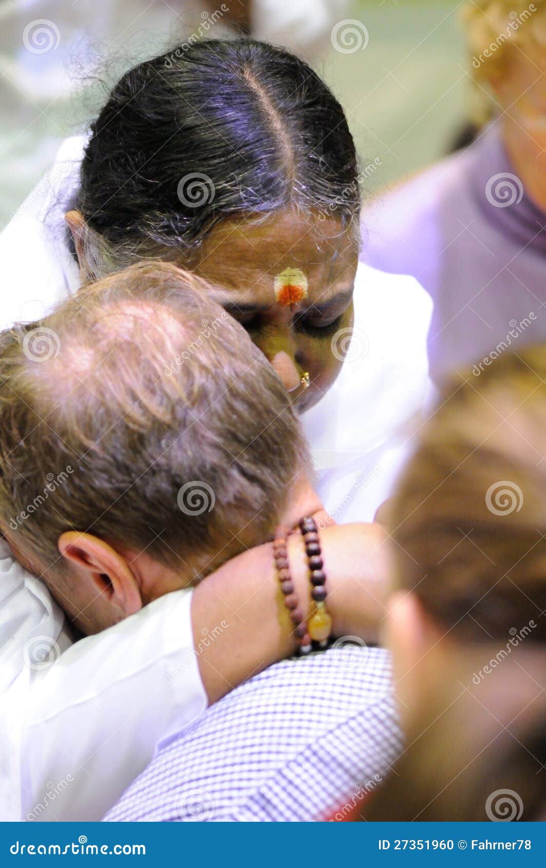 Amma Embracing the world editorial image. Image of hindu - 27351960