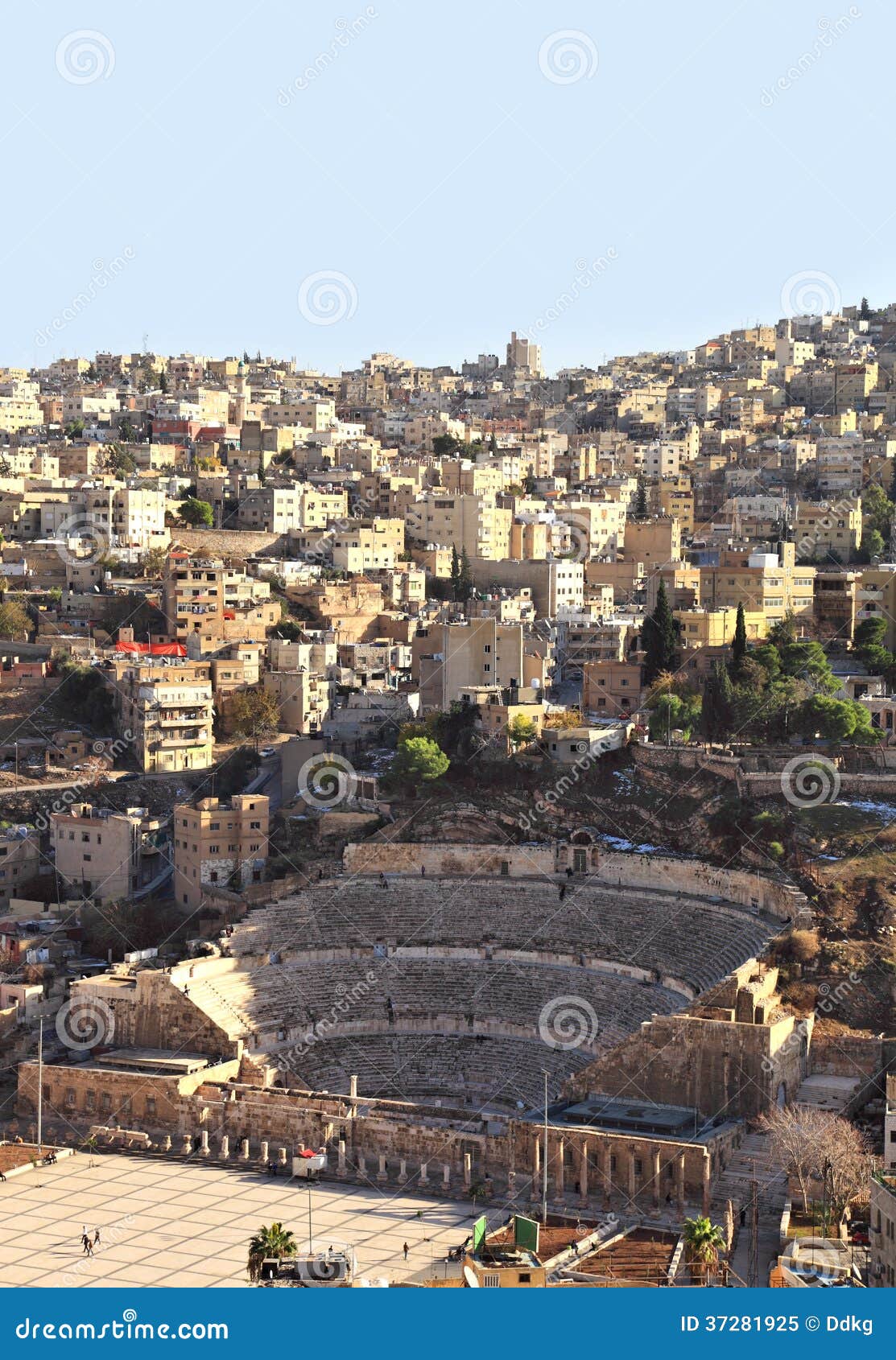 Amman, antiguo y moderno imagen de archivo. Imagen de viejo - 37281925