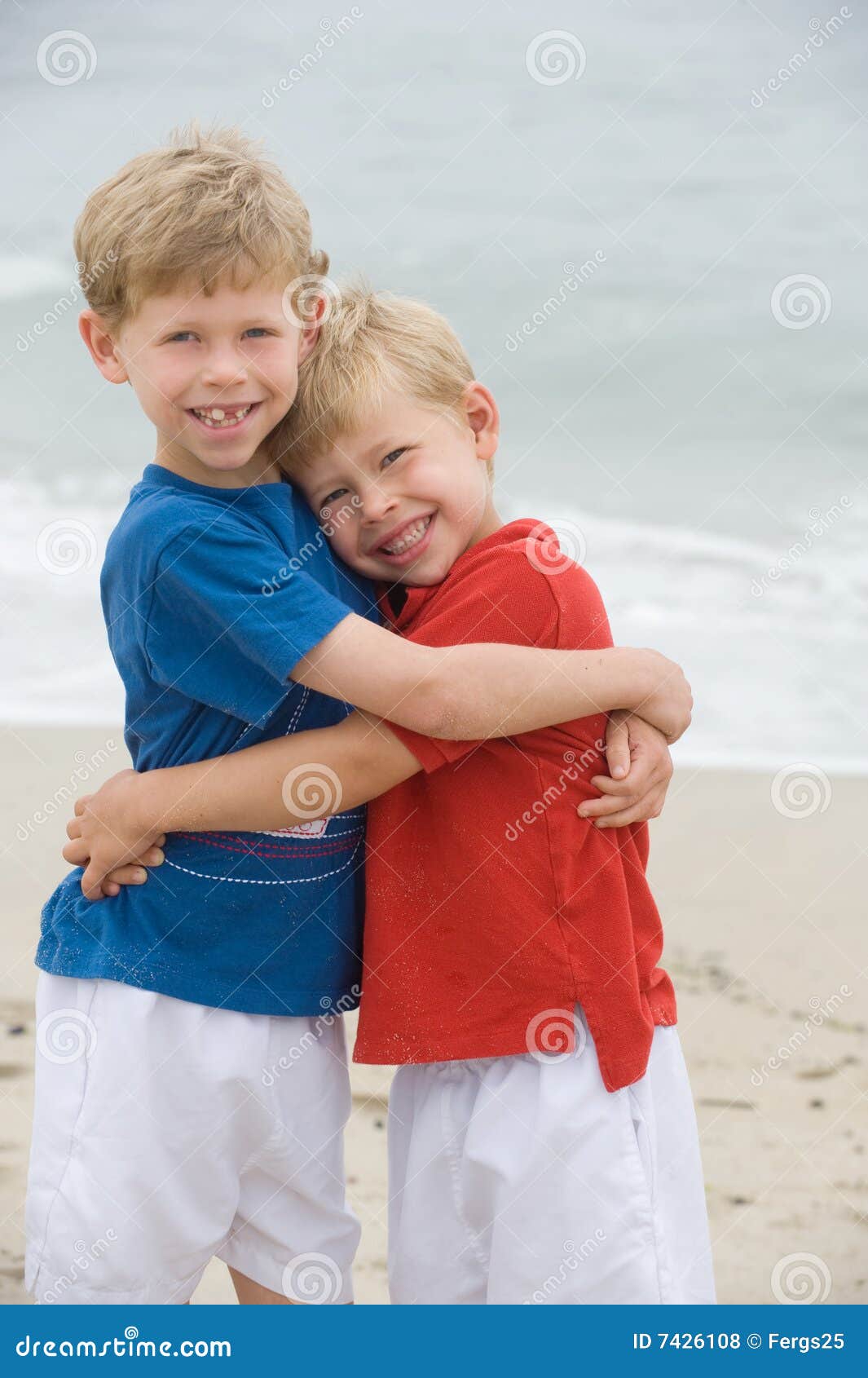 Amor fraternal foto de stock. Imagem de caucasiano, meninos - 7426108