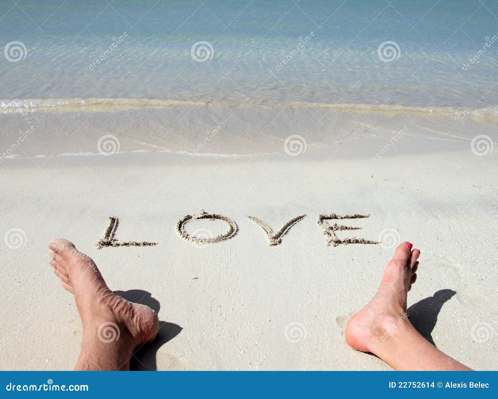 Amor na praia foto de stock. Imagem de alegre, sunlight - 22752614