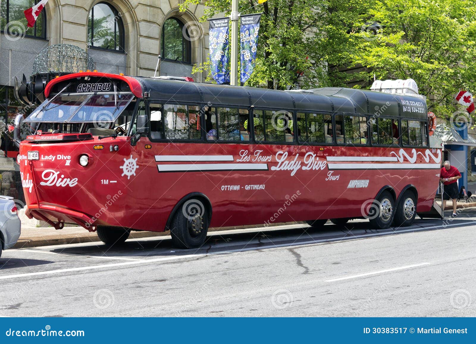 Amphibus photographie éditorial. Image du flotter, canada - 30383517