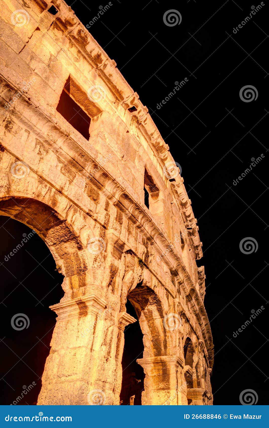 Amphiteater photo stock. Image du antique, structure - 26688846