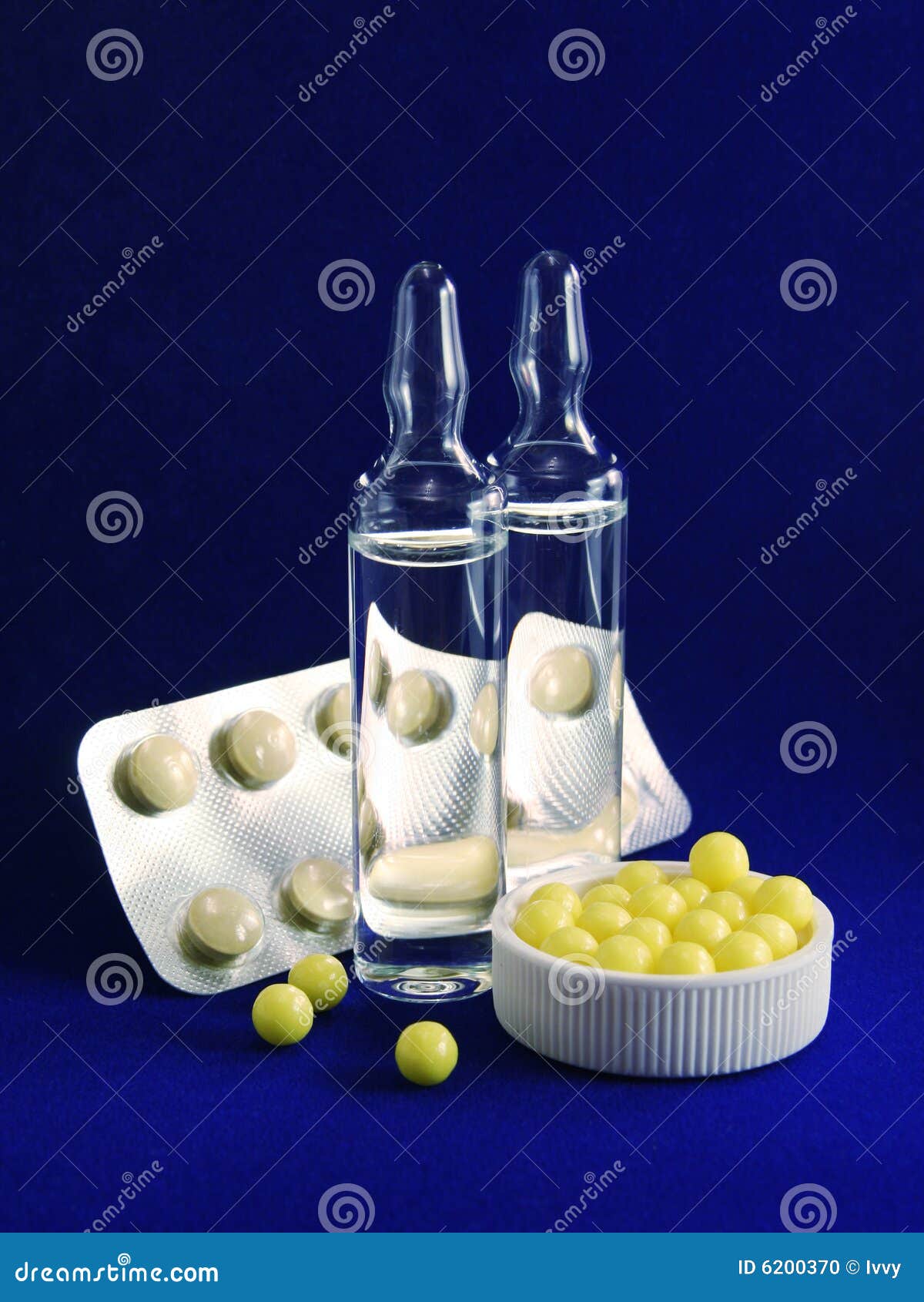 Ampollas, Gragea De La Vitamina Y Tablillas Foto de archivo - Imagen de ...