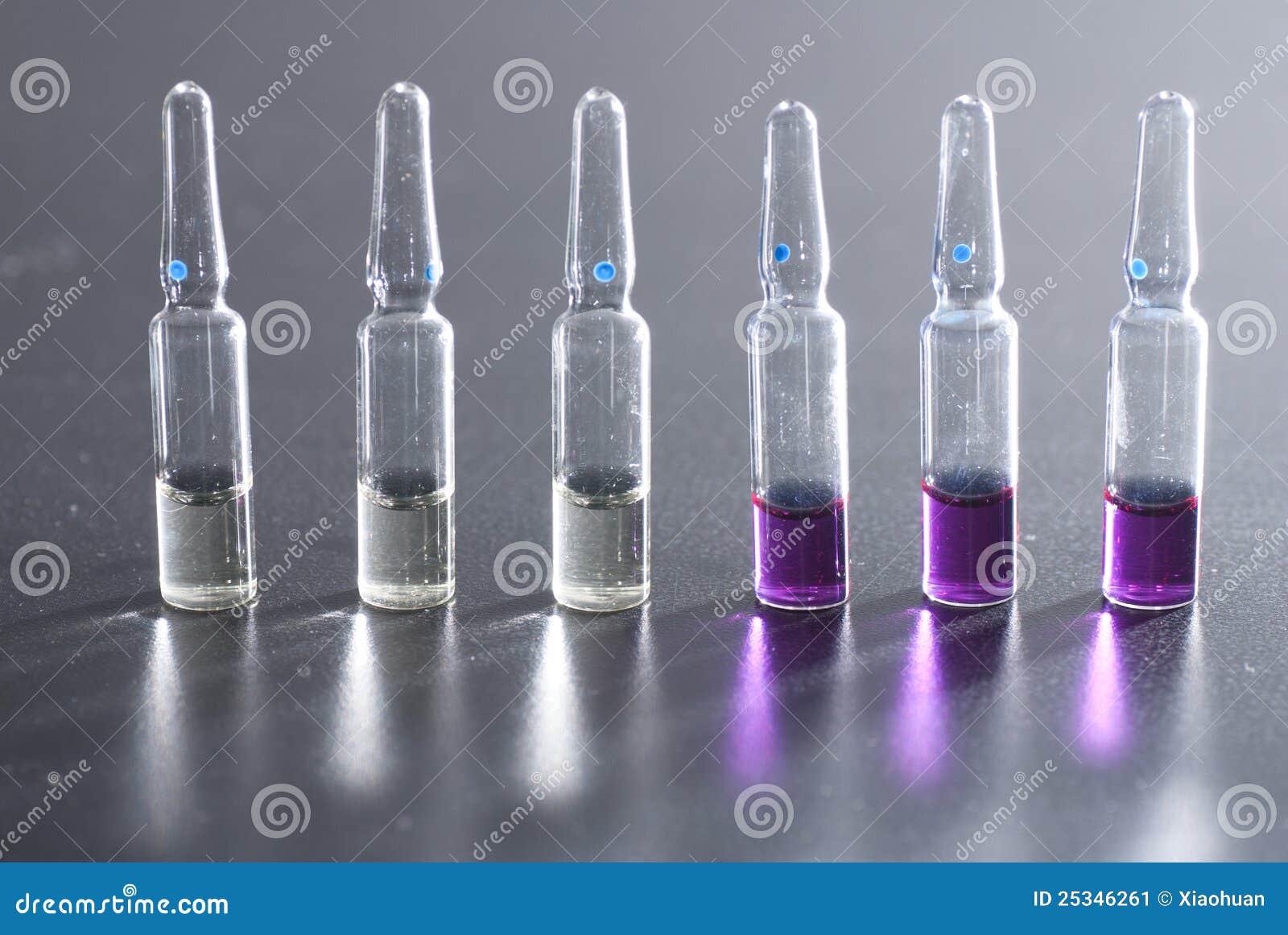 Ampul stock afbeelding. Image of kliniek, glas, geïsoleerd - 25346261