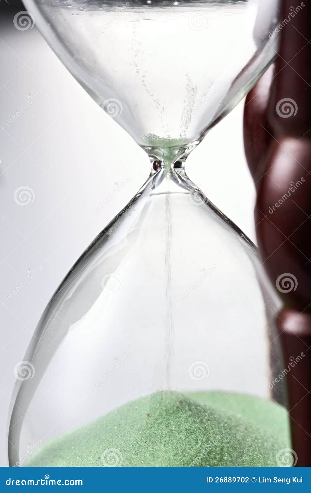 Ampulheta foto de stock. Imagem de vidro, amarelo, tiro - 26889702