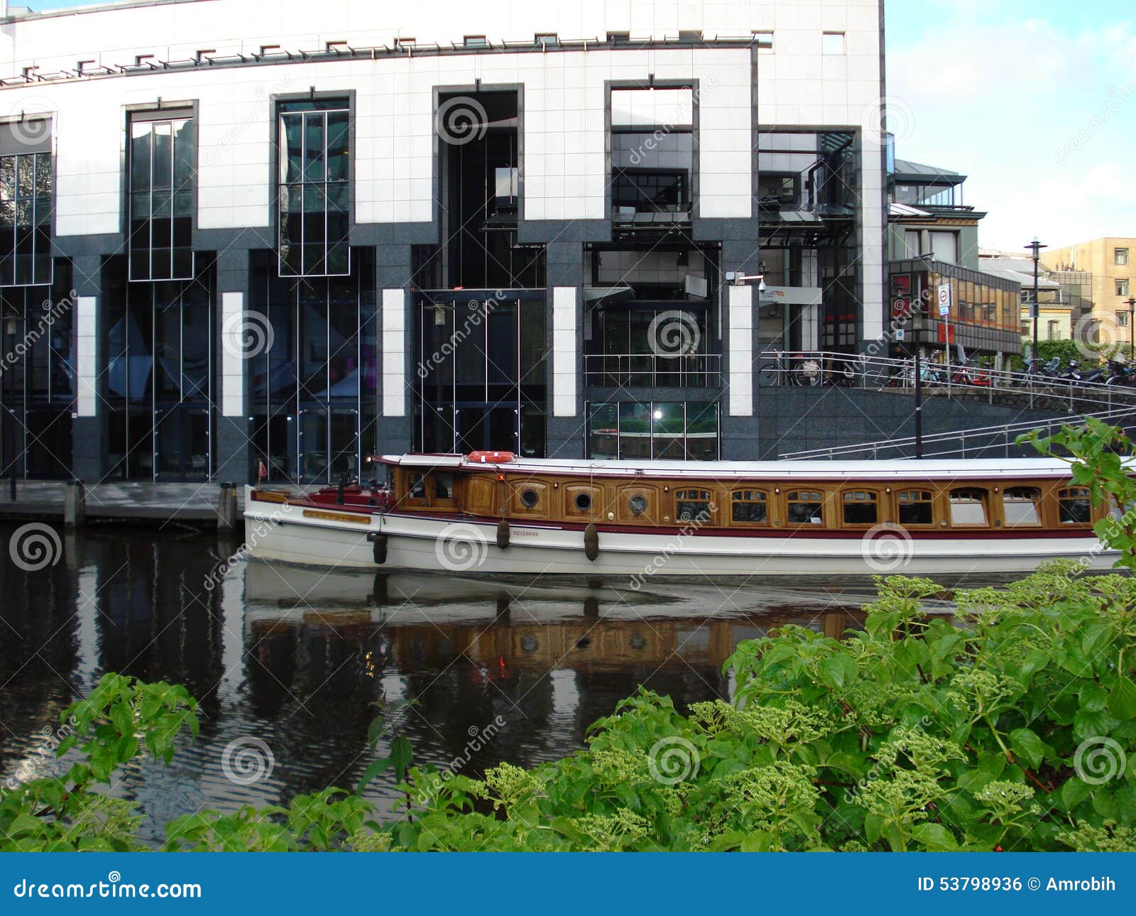 Amsterdam editorial photo. Image of dutch, canals, cobblestone - 53798936