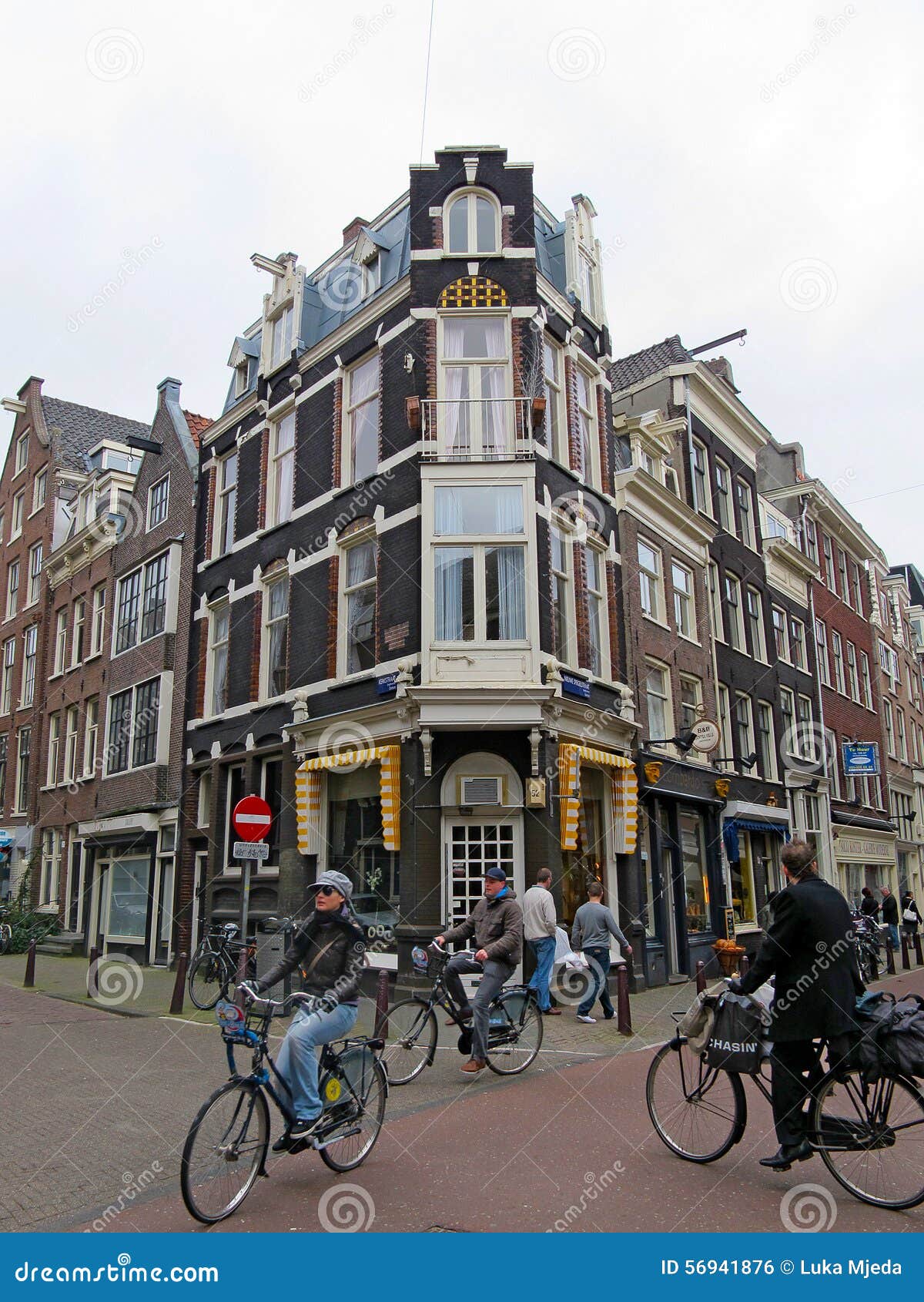 Amsterdam Brick Houses and Bycicles 1004 Editorial Photo - Image of ...