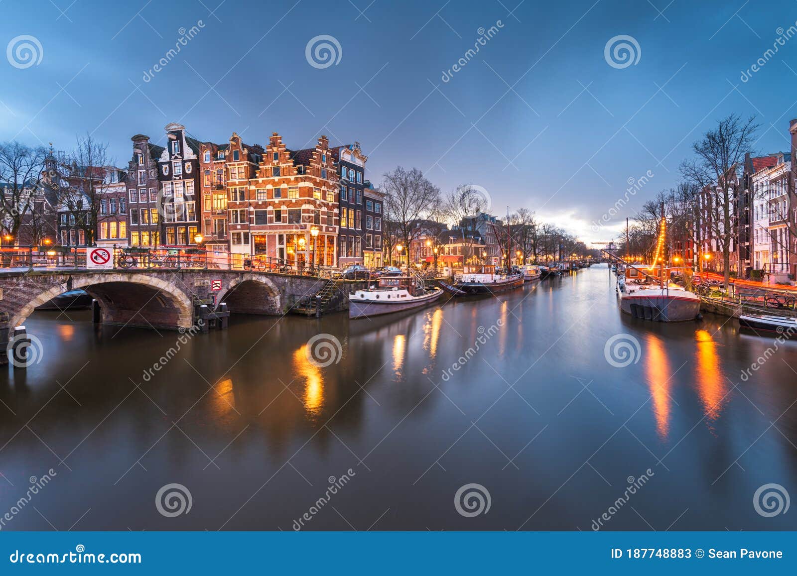 Amsterdam, Netherlands Bridges and Canals Editorial Stock Photo - Image ...