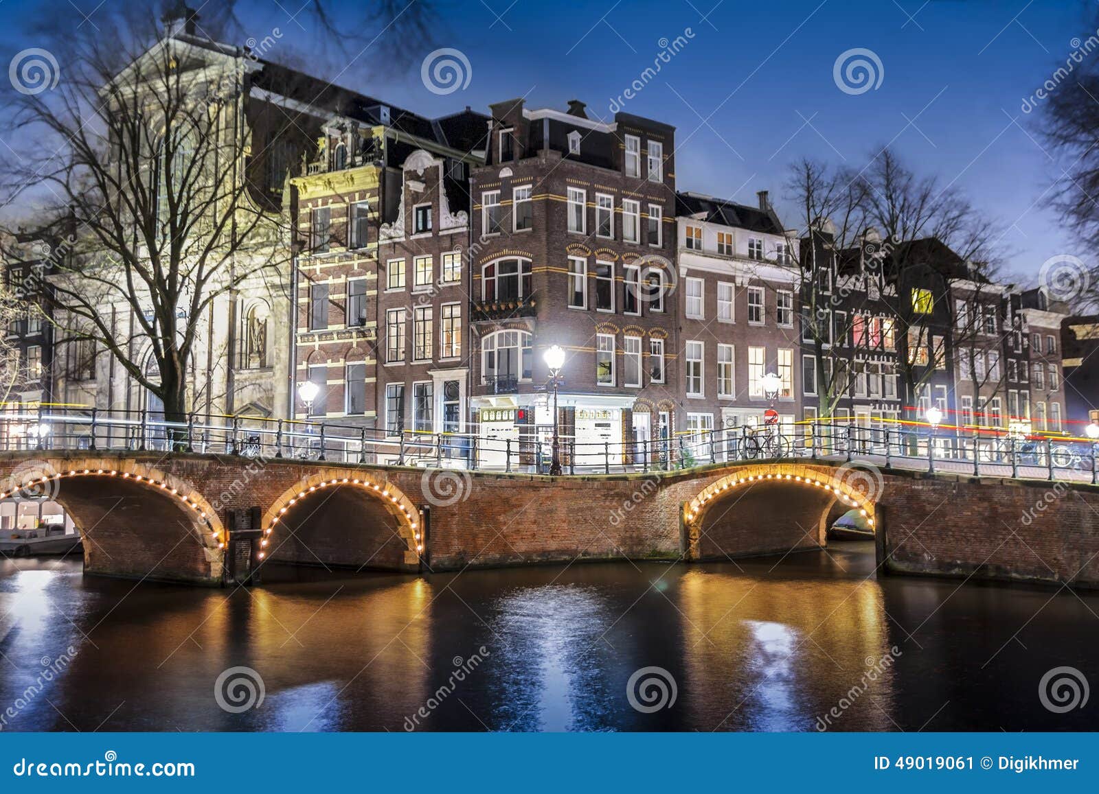 Amsterdam at Night, Singel Canal Stock Image - Image of gate, bicycles ...