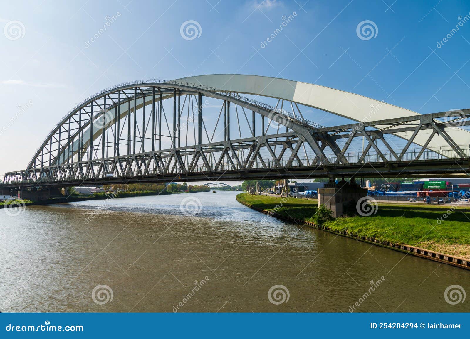 Demka-spoorbrug on the Amsterdam-Rhine Canal Editorial Stock Image ...