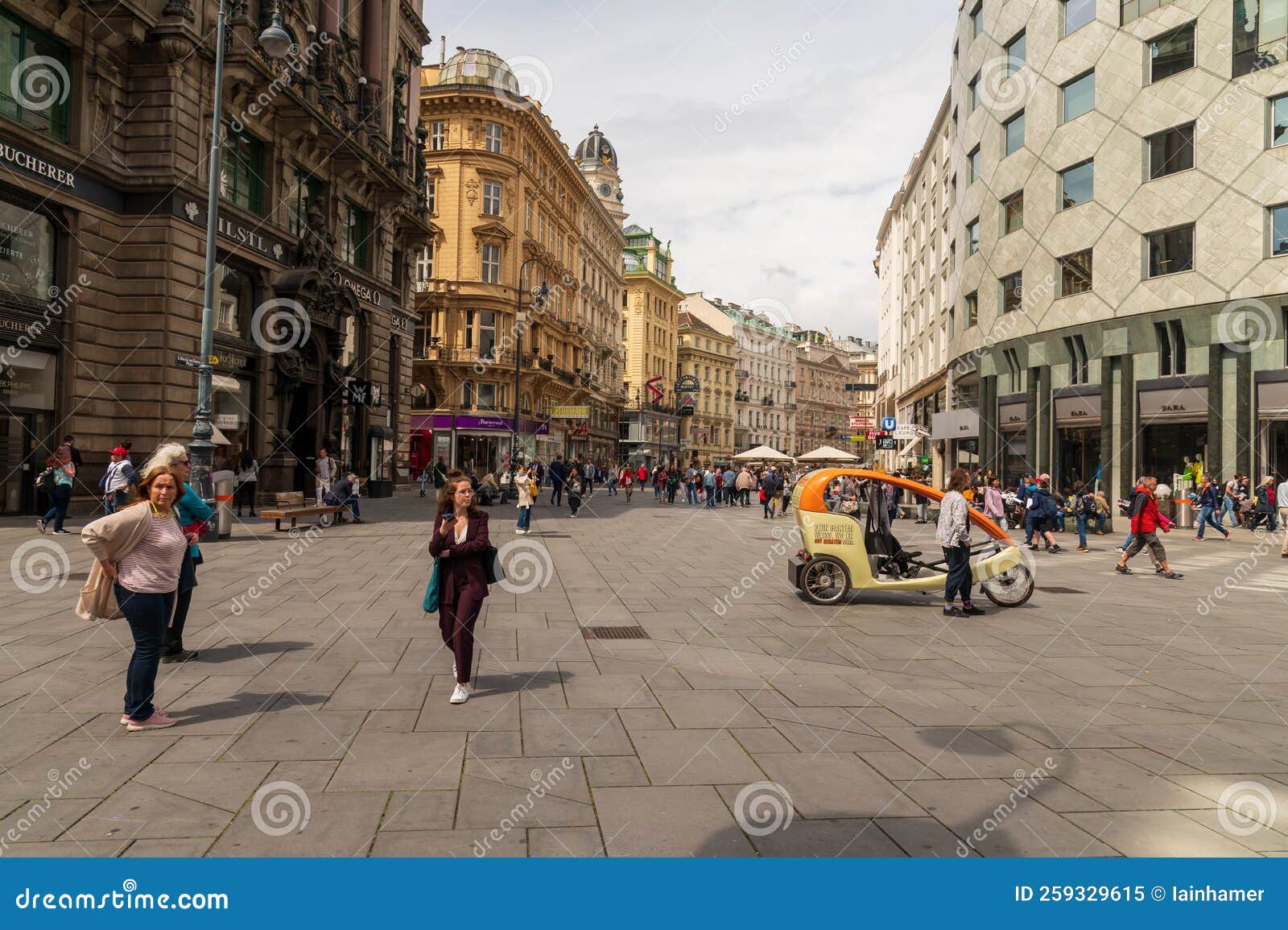 Looking Down Graben from Stock-im-Eisen-Platz, Vienna Austria Editorial ...
