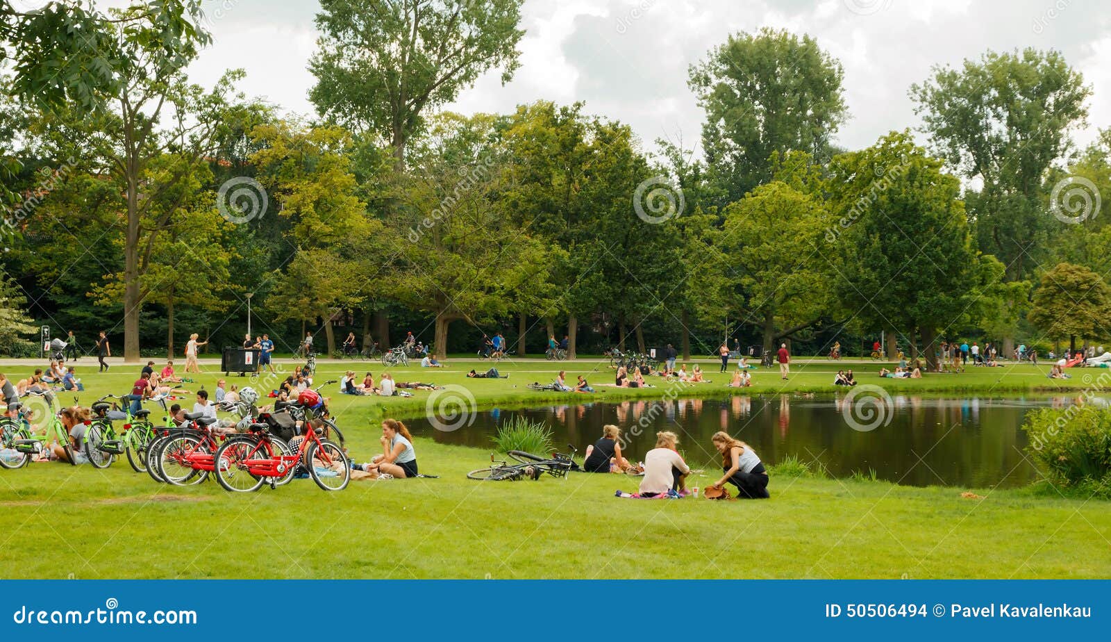 Amsterdam Vondelpark redactionele stock afbeelding. Image of mooi ...