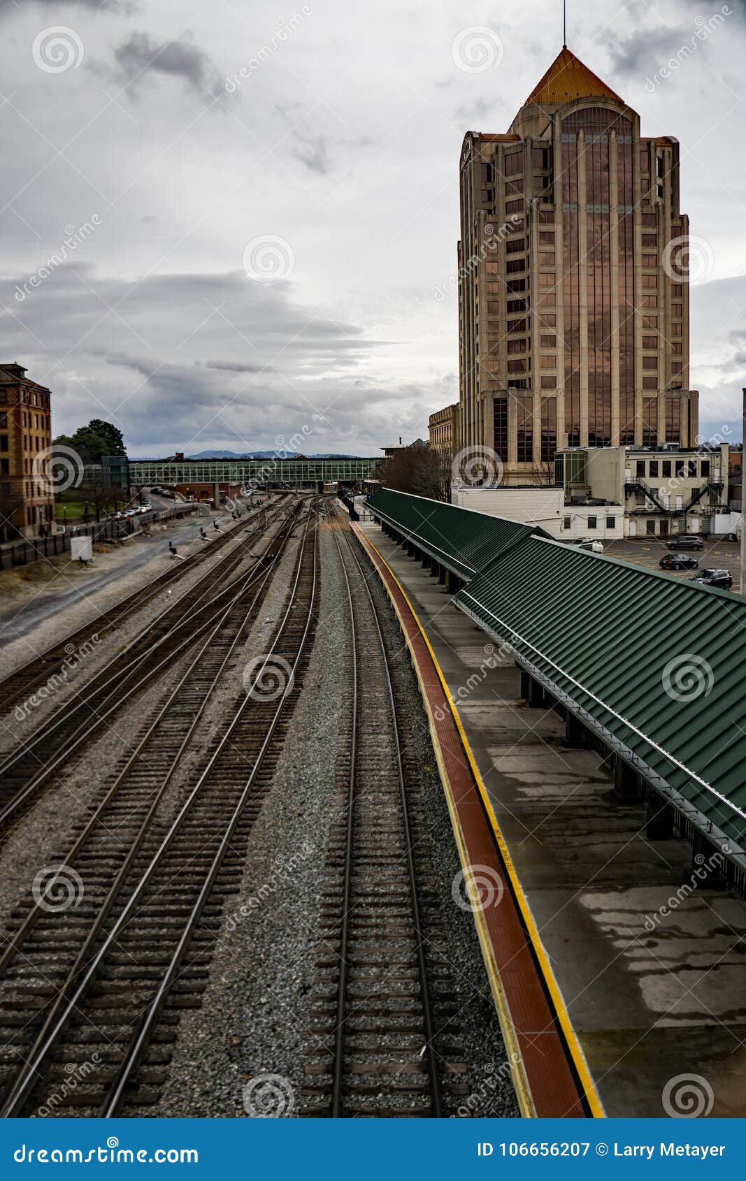 Amtrak Loading Platform - 4 Editorial Photography - Image of ...