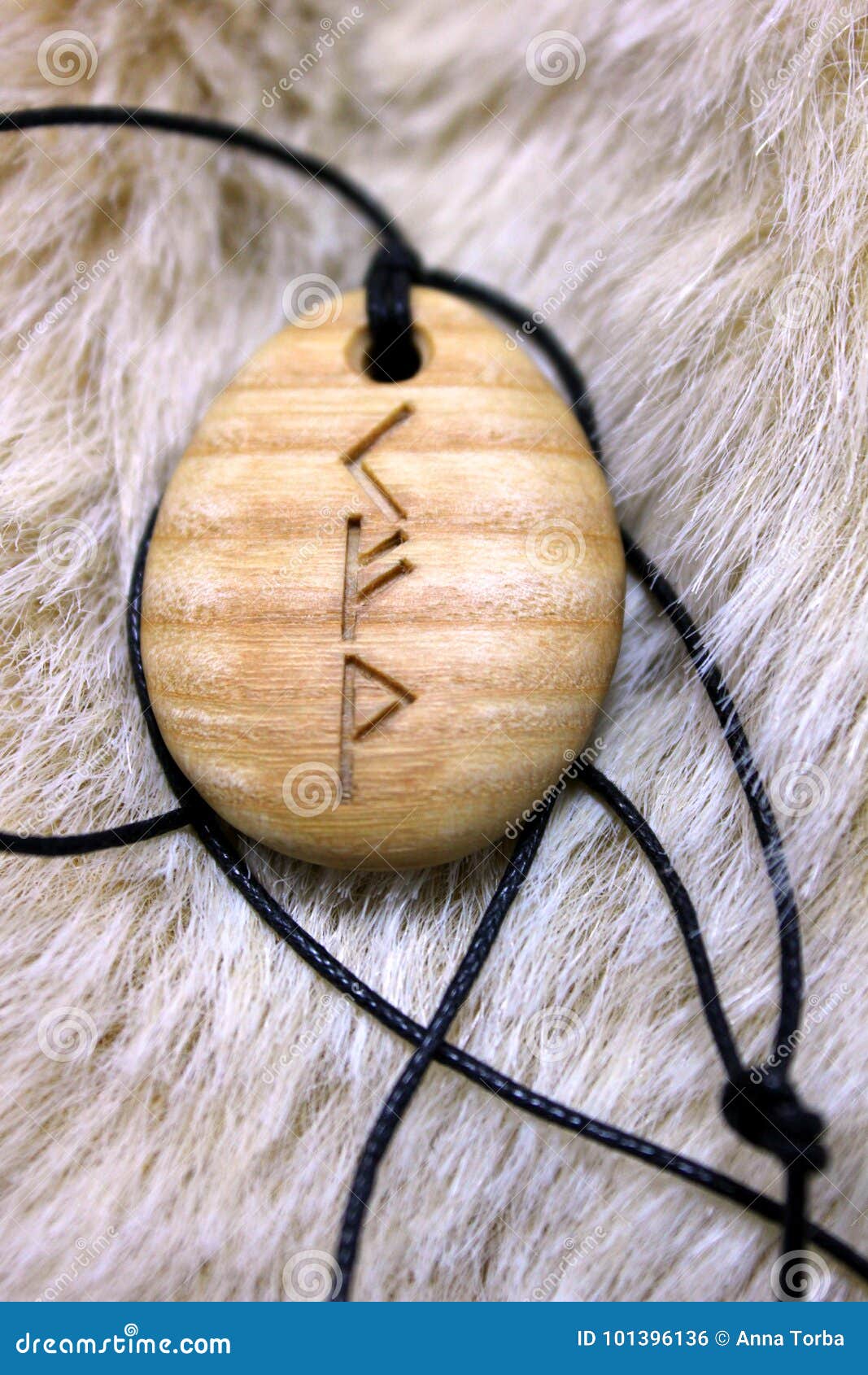 Amuleto de la runa foto de archivo. Imagen de neutro - 101396136