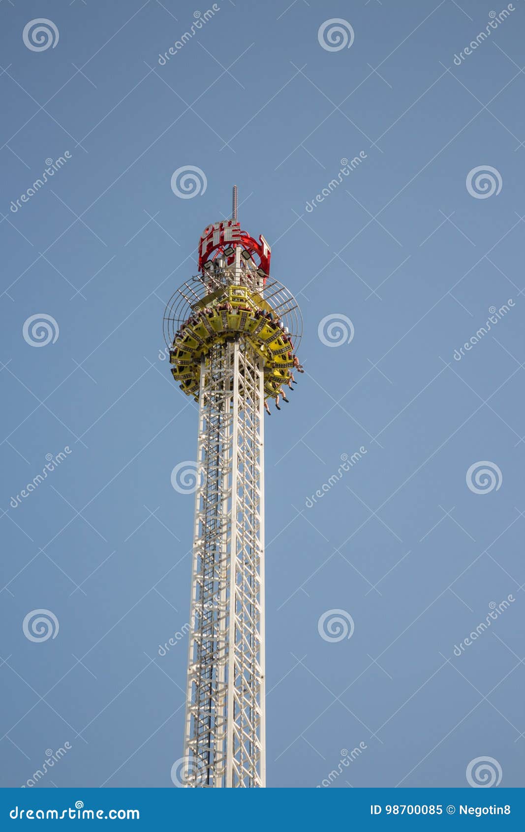 Amusement park ride editorial image. Image of entertainment - 98700085