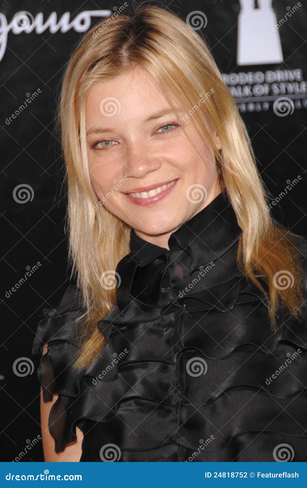 Amy Smart editorial photography. Image of smart, drive - 24818752