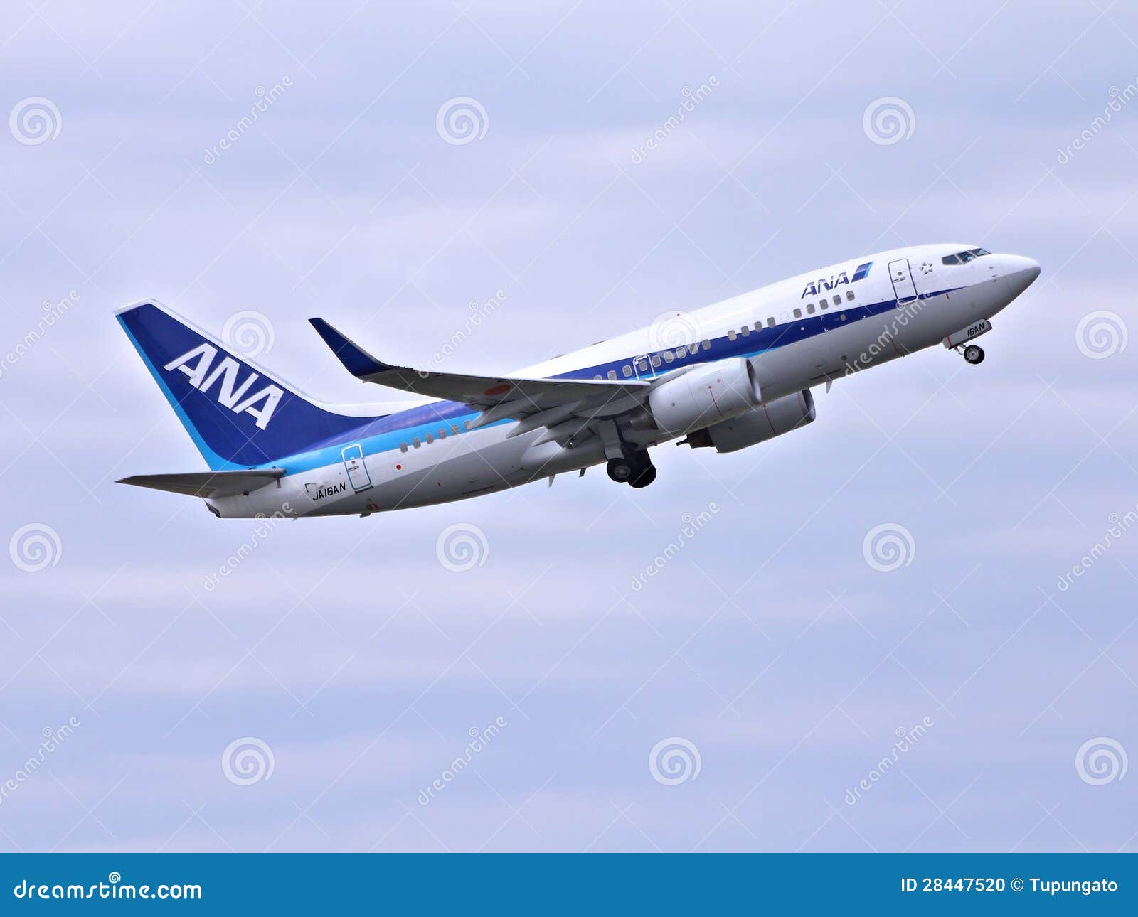 ANA Boeing 737 editorial image. Image of airlines, airways - 28447520