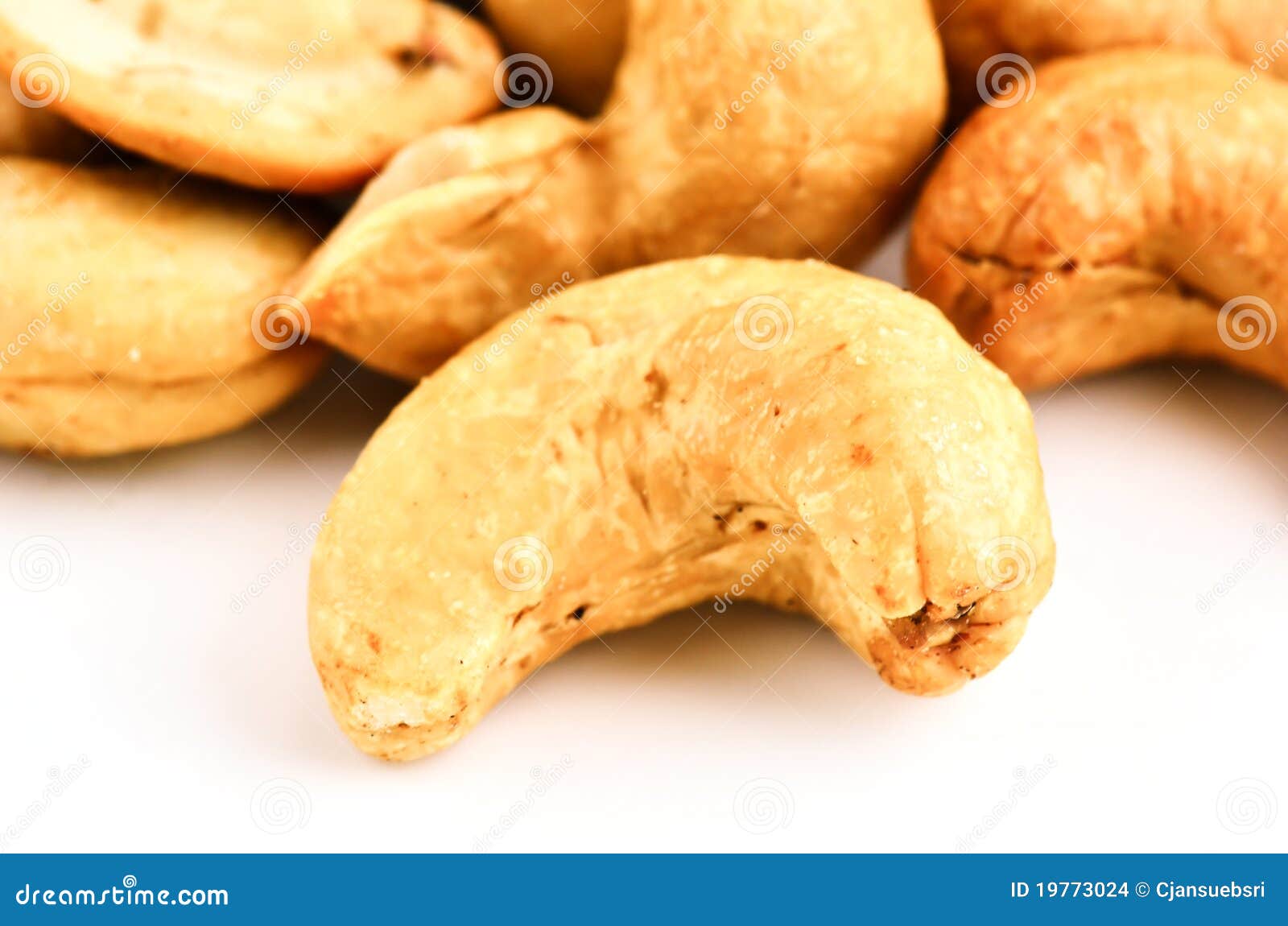 Anacarde photo stock. Image du fond, noix, pile, brun - 19773024