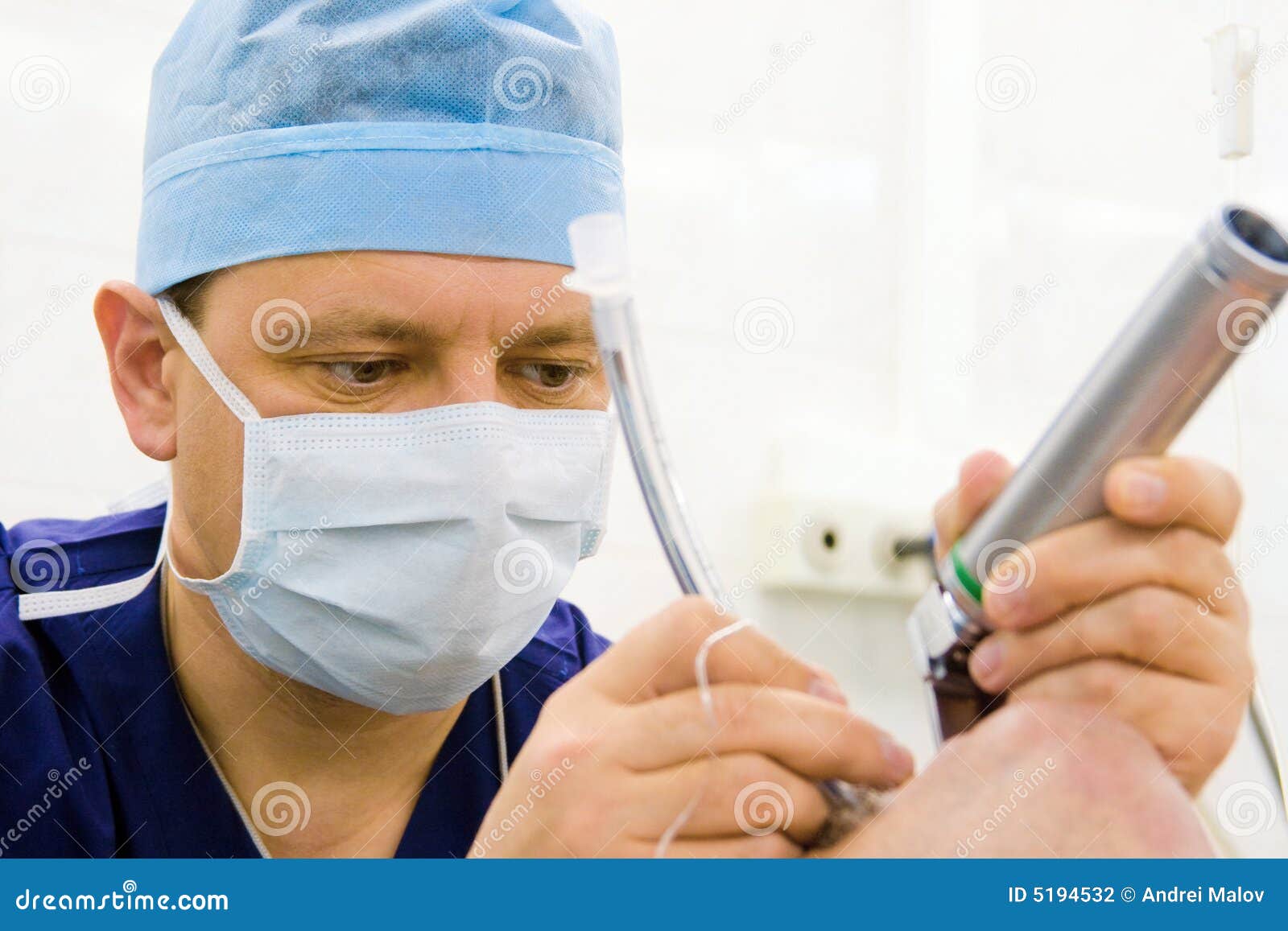 Anaesthesiologist Performing Intubation Stock Photo - Image of death ...