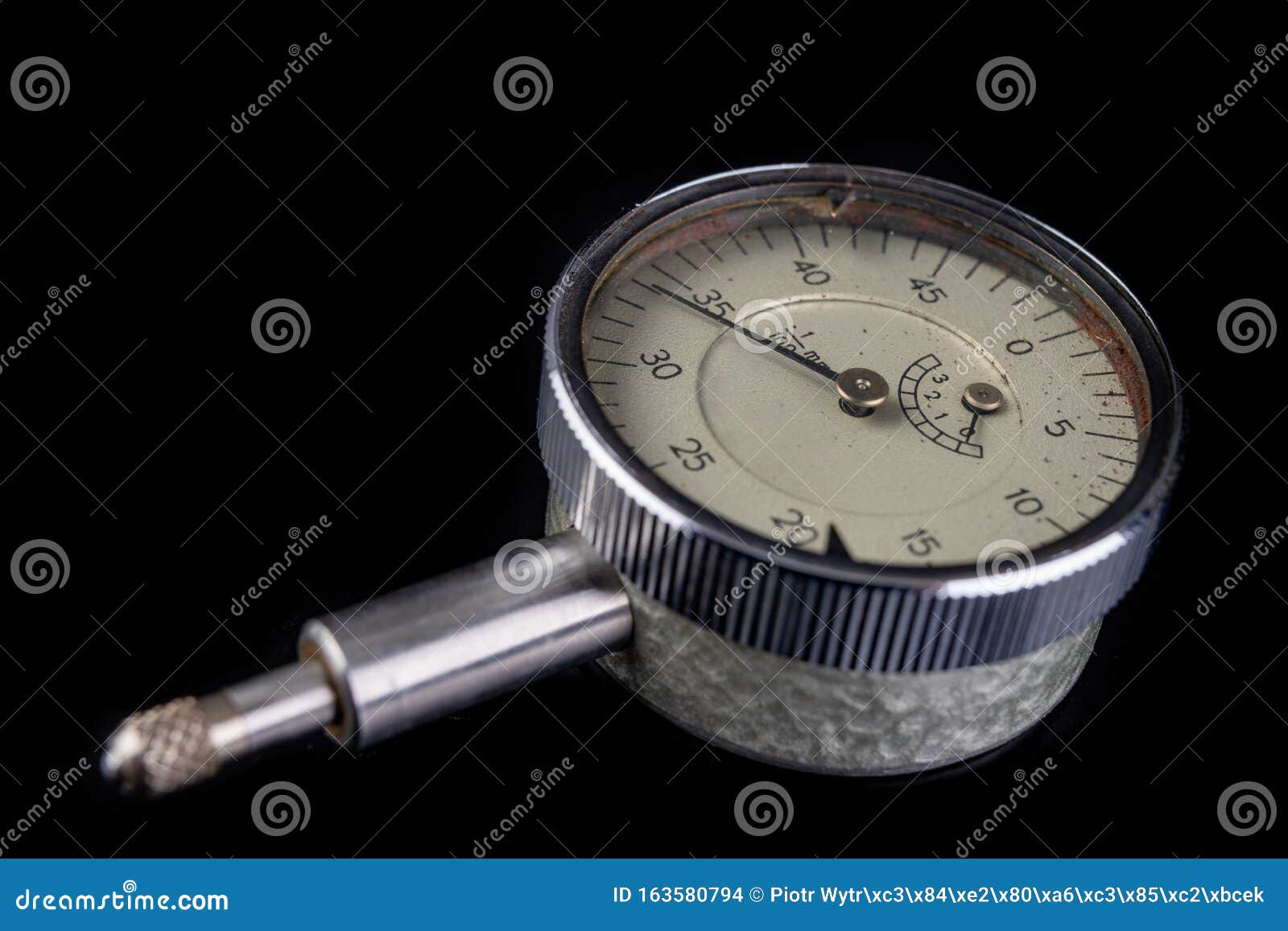 Analog Sensor for Accurate Measurements on a Dark Workbench. a Tool for ...