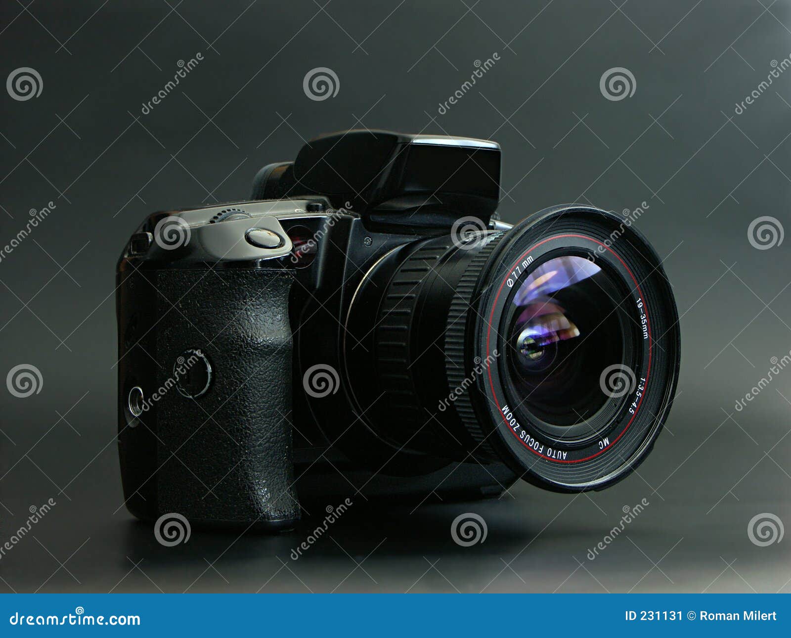 Analoge filmcamera stock afbeelding. Image of beeld, foto - 231131