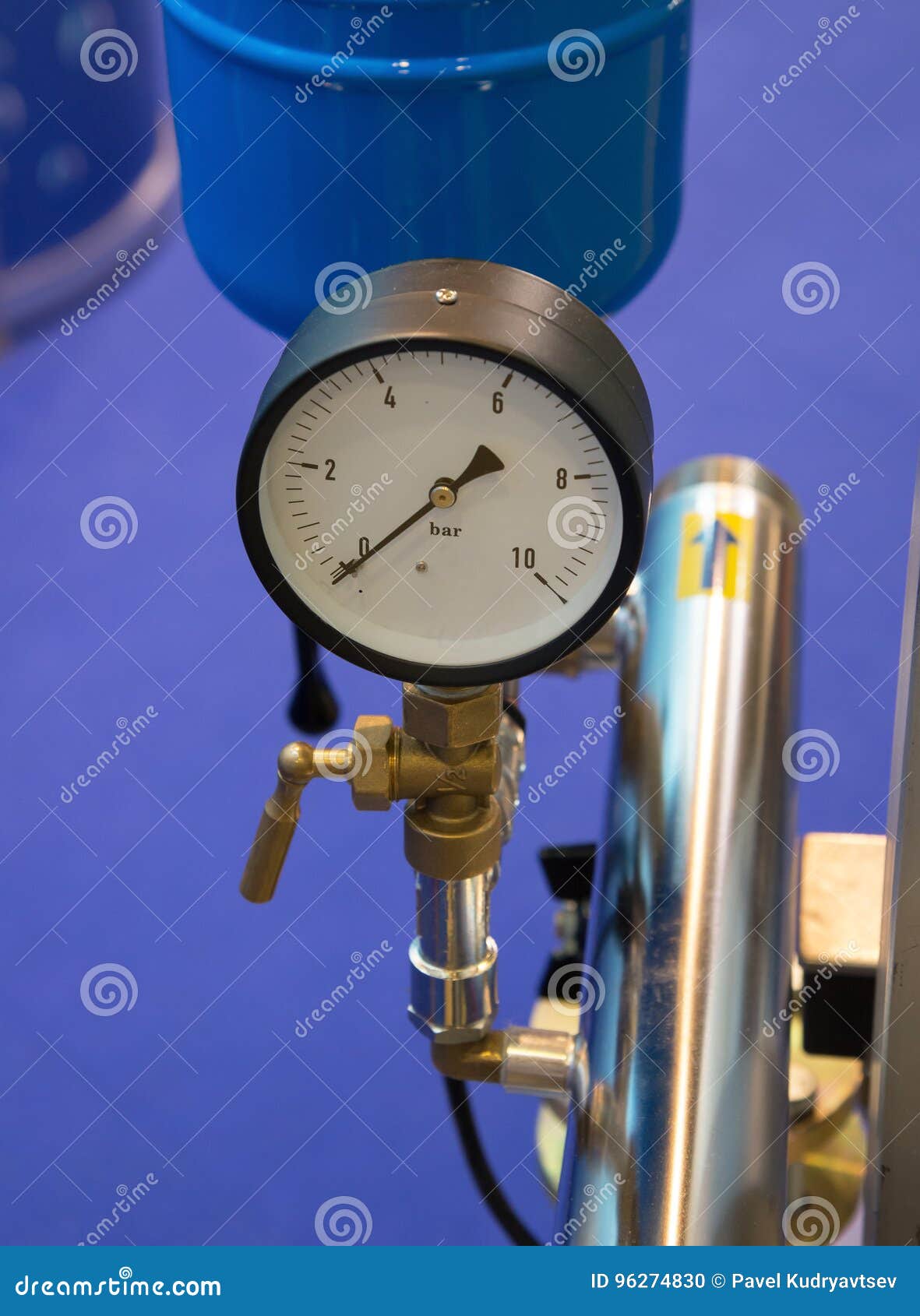 Analogue Positive Pressure Gauge Stock Photo - Image of glycerin ...