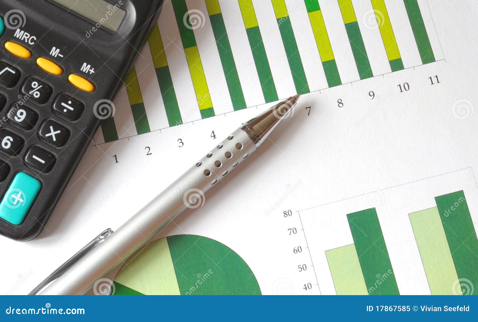 Analyser un diagramme image stock. Image du affaires - 17867585
