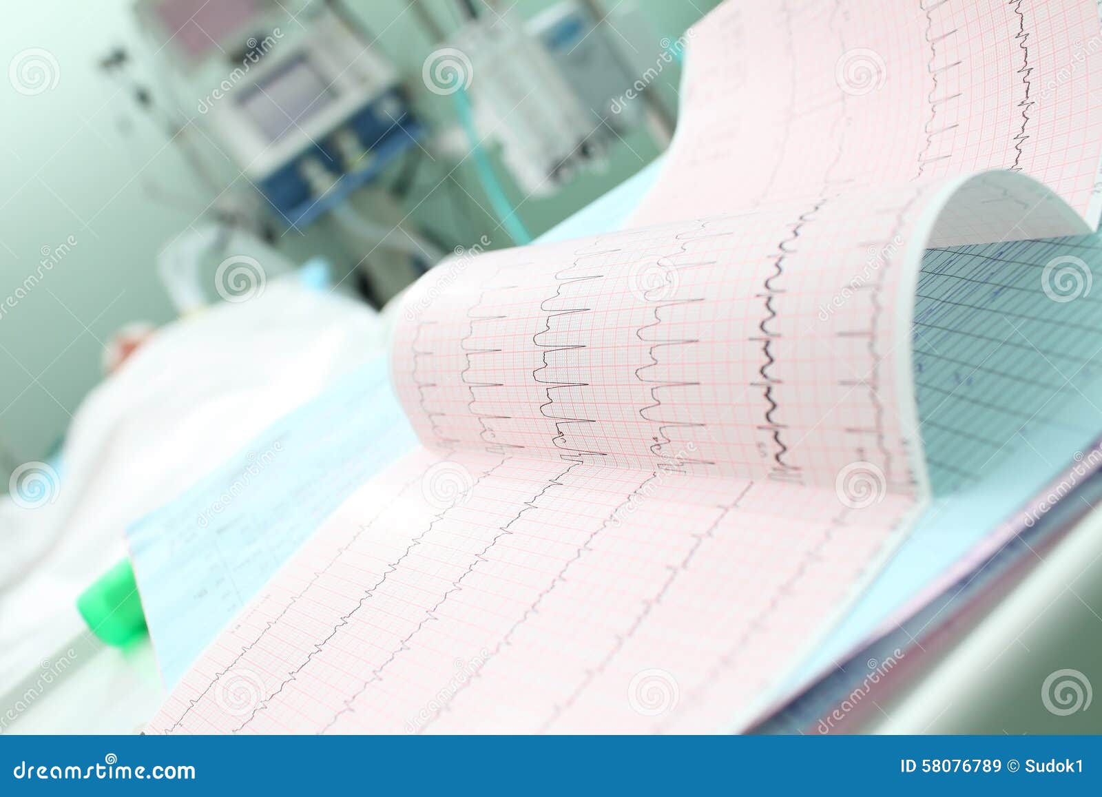 Heart Attack Icu Ecg Heavy Patient Stock Photos - Free & Royalty-Free ...