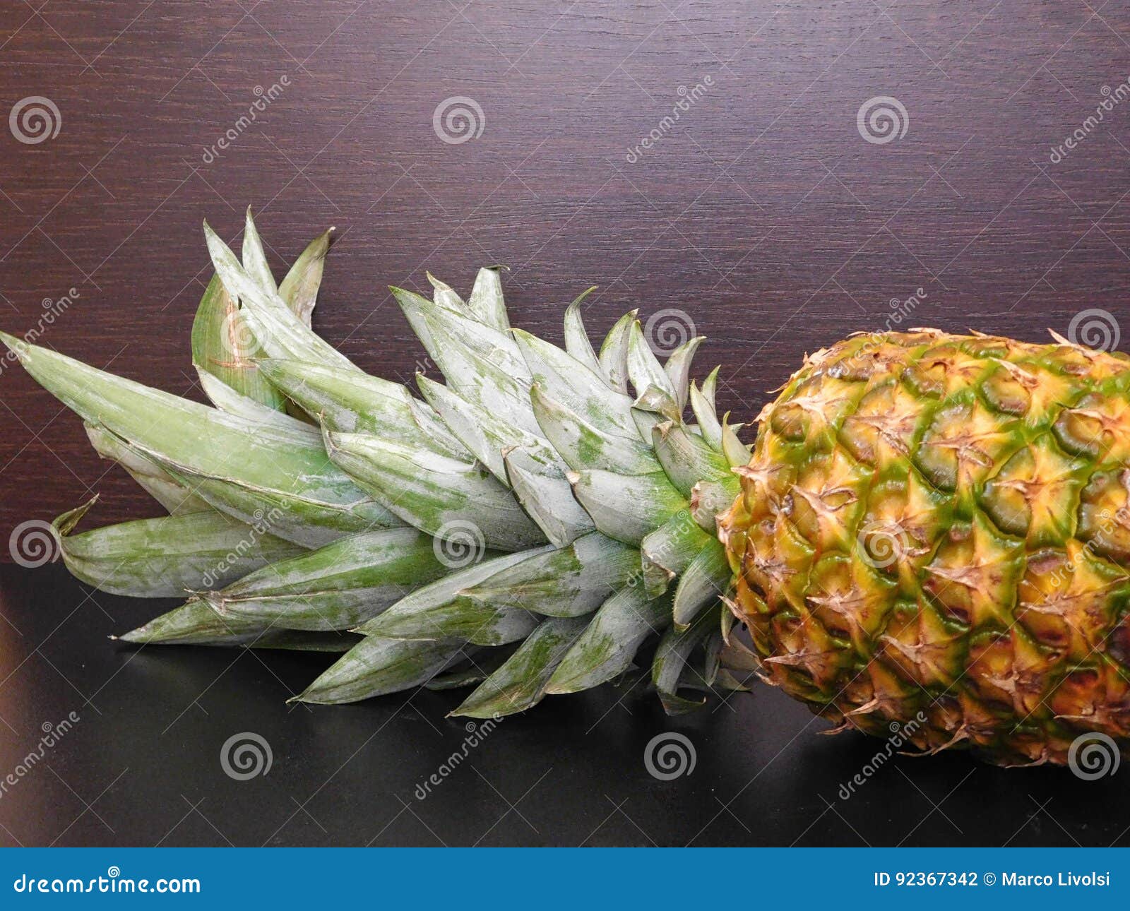 Ananas arkivfoto. Bild av banta, boaen, bakgrund, smakligt - 92367342