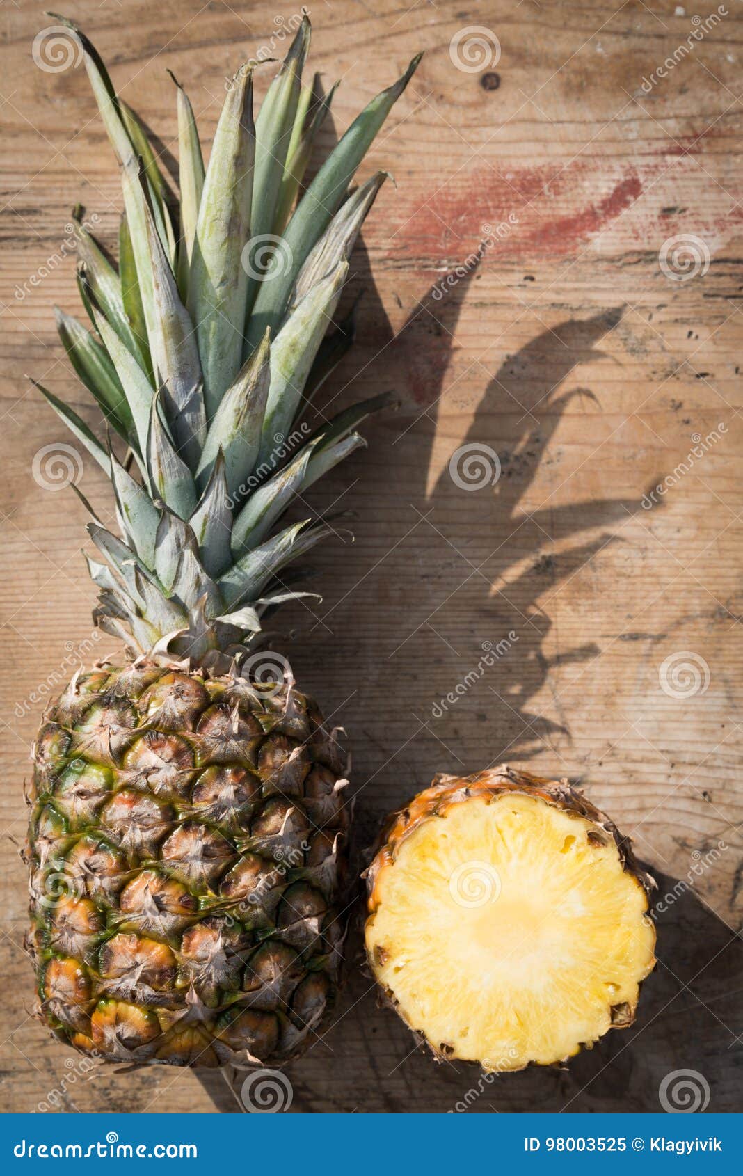 Ananas fotografering för bildbyråer. Bild av detalj, moget - 98003525