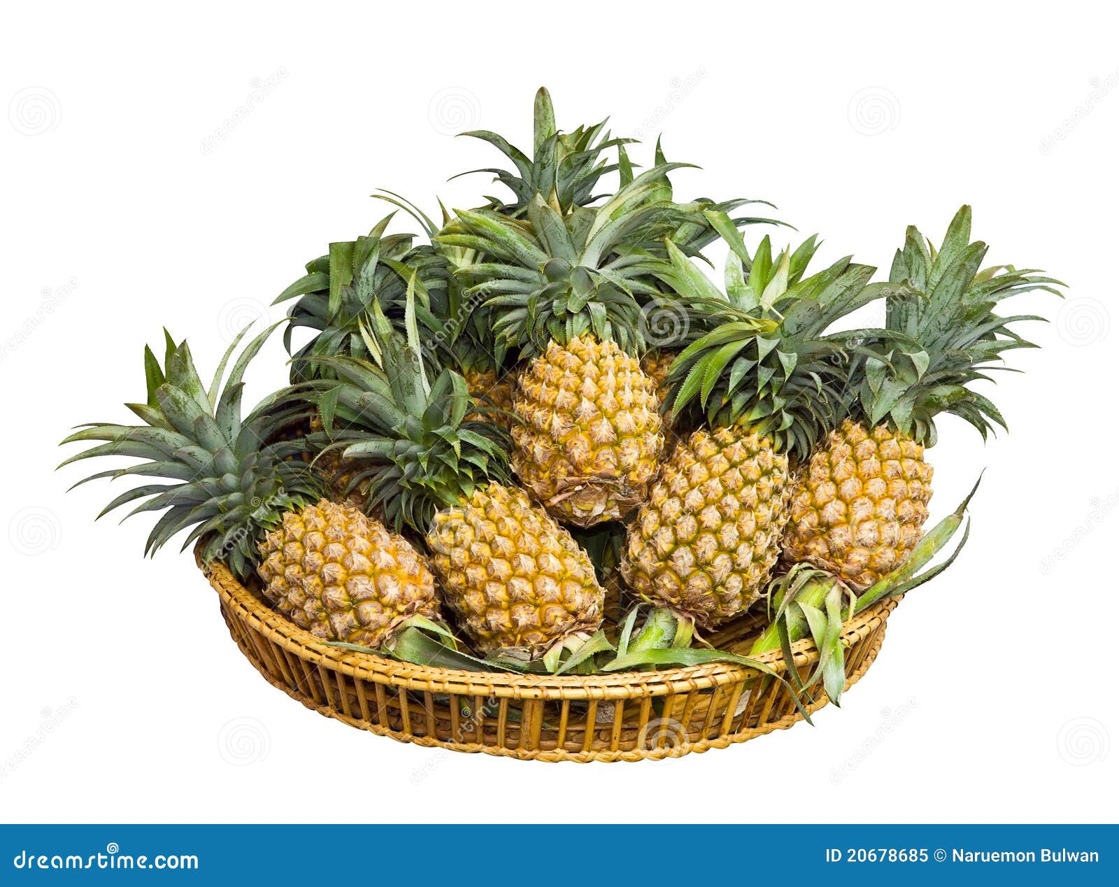 Ananas dans le panier image stock. Image du été, nourriture - 20678685