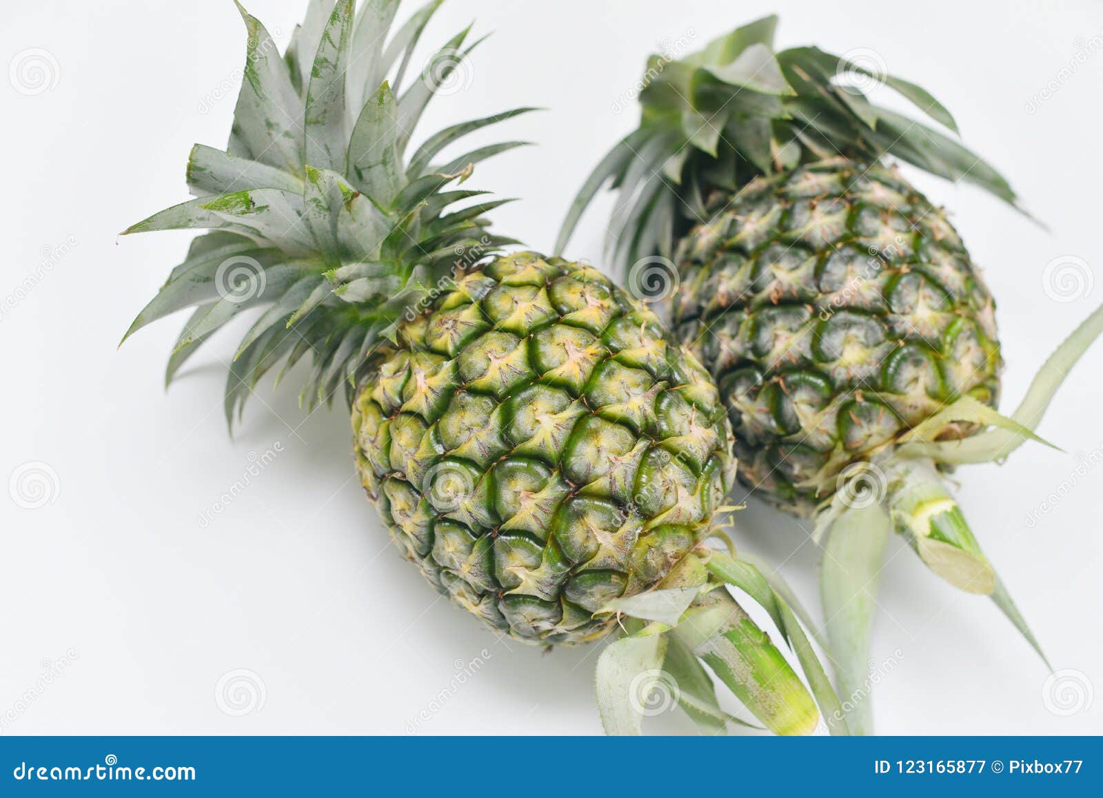 Ananasfruit op wit stock afbeelding. Image of landbouw - 123165877