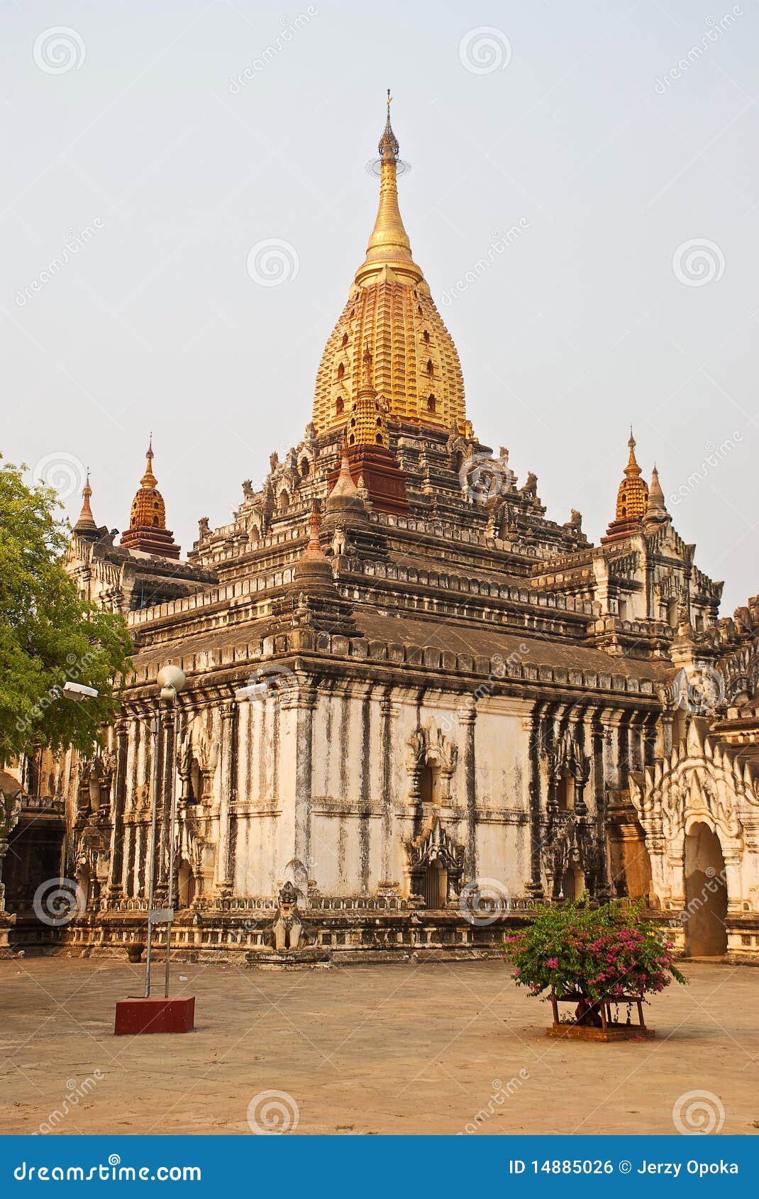 Ananda Temple stock photo. Image of gold, culture, holidays - 14885026