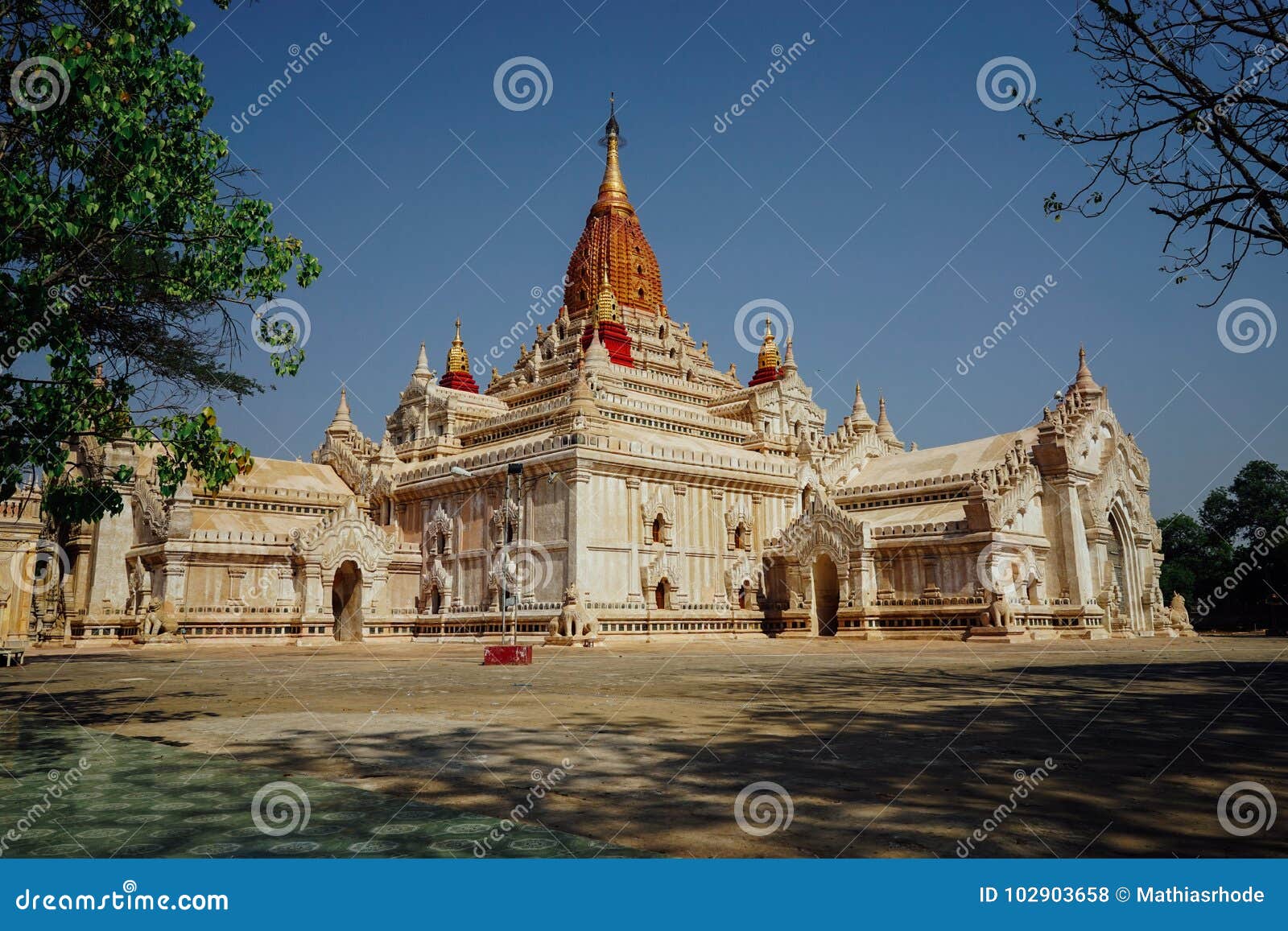 Ananda Temple Pagoda in Bagan Myanmar Burma Stockfoto - Bild von ...