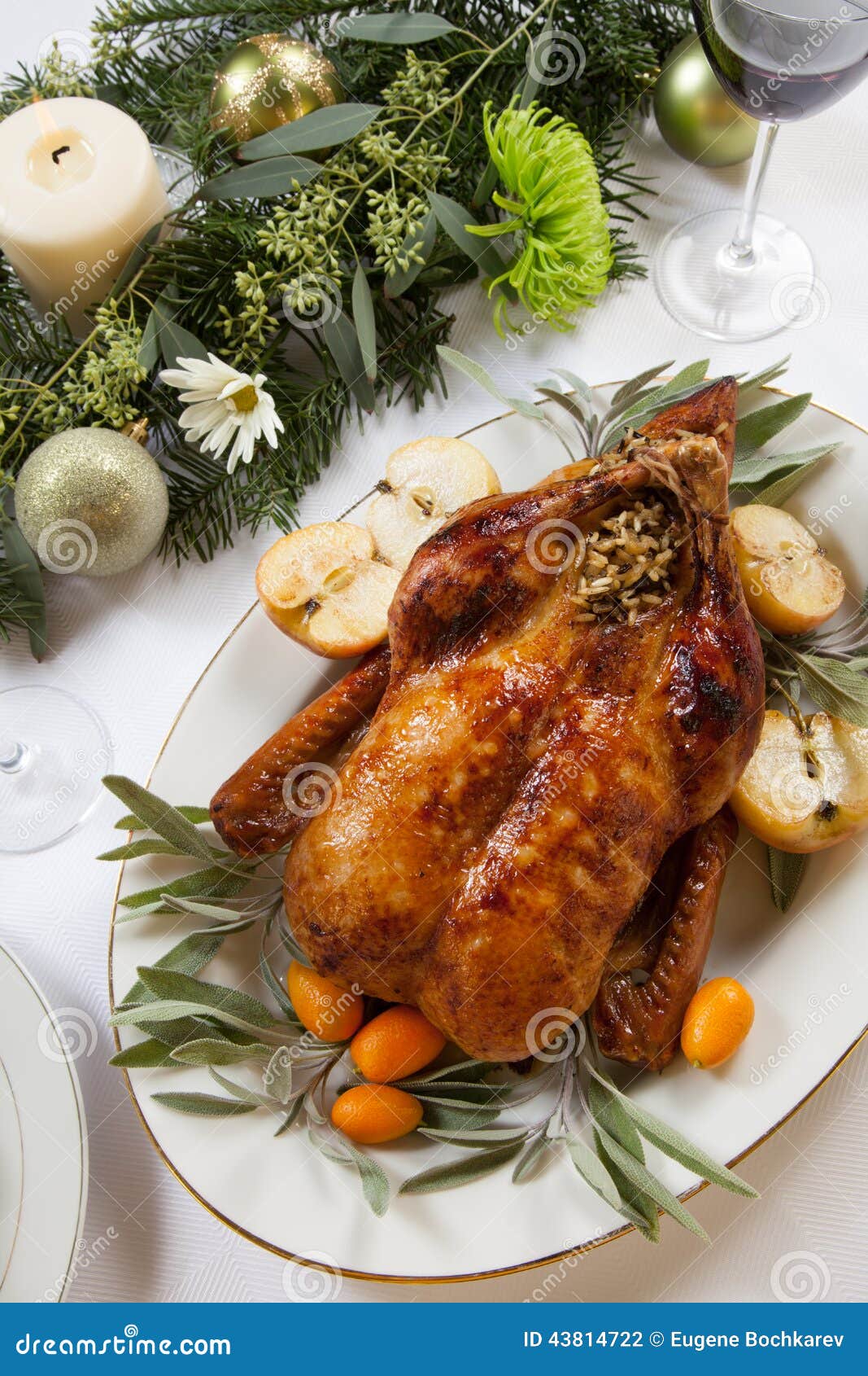 Anatra Arrostita Per La Festa Fotografia Stock - Immagine di cotto ...